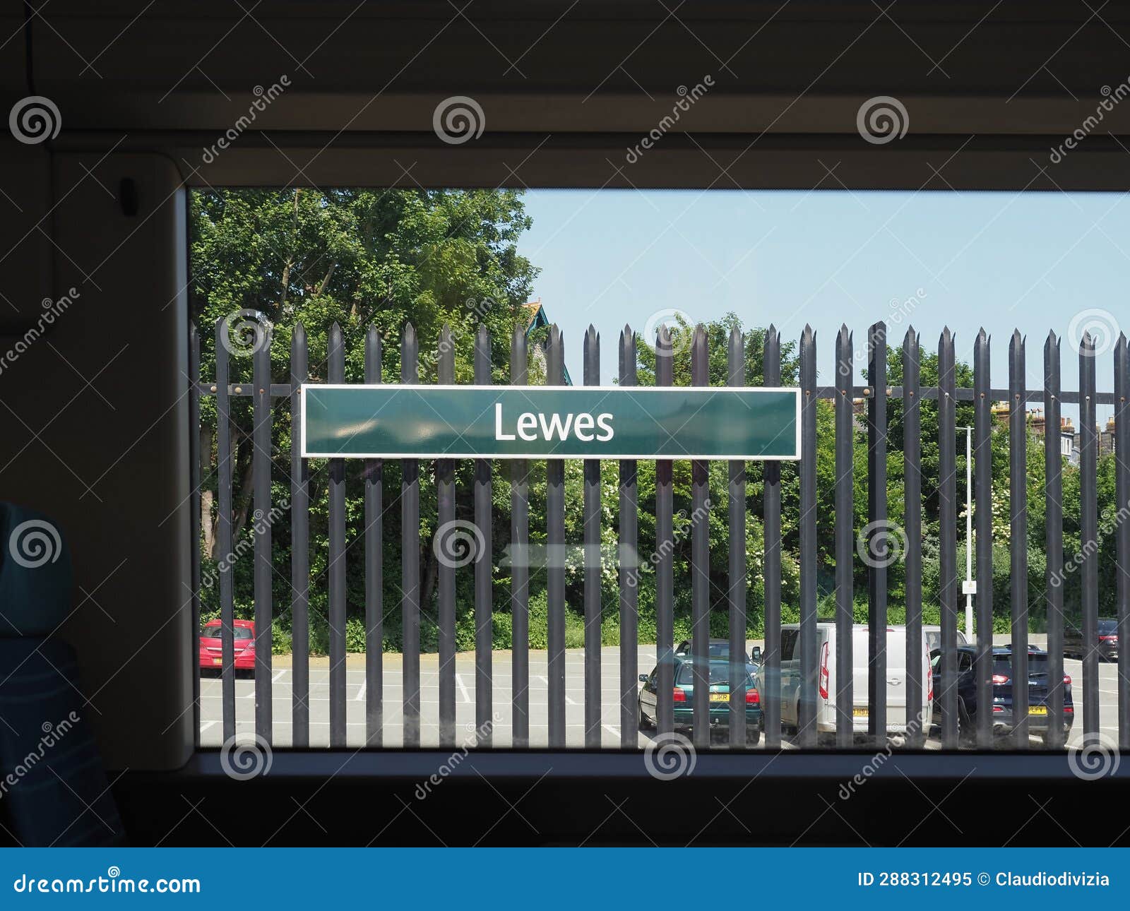 Lewes station sign editorial image. Image of europe - 288312495