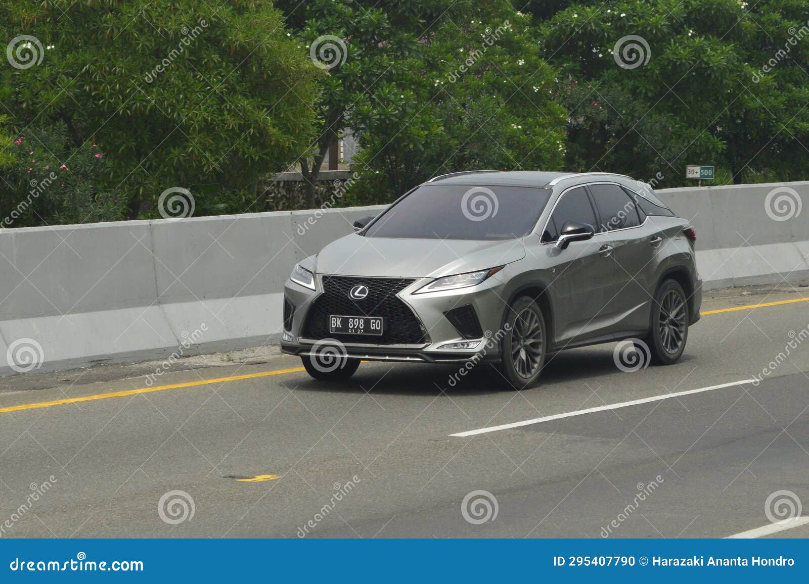 Lexus RX 200 F Sport editorial image. Image of trip - 295407790