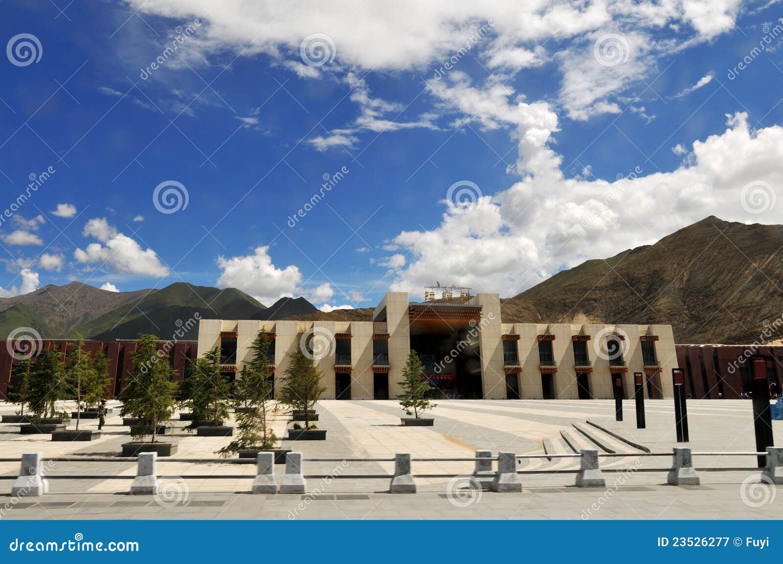 Lhasa Railway Station editorial photography. Image of line - 23526277