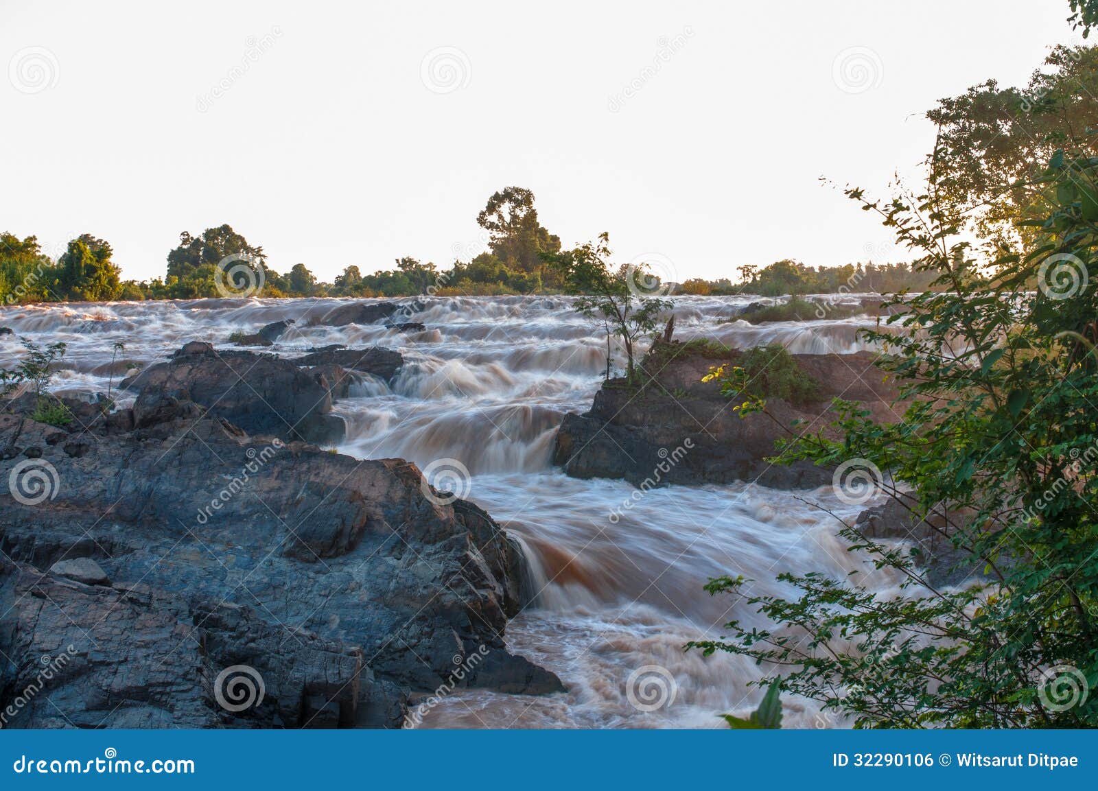 Li Phi Waterfall With SlowSpeed Shutter In Don Khone Stock Photography ...