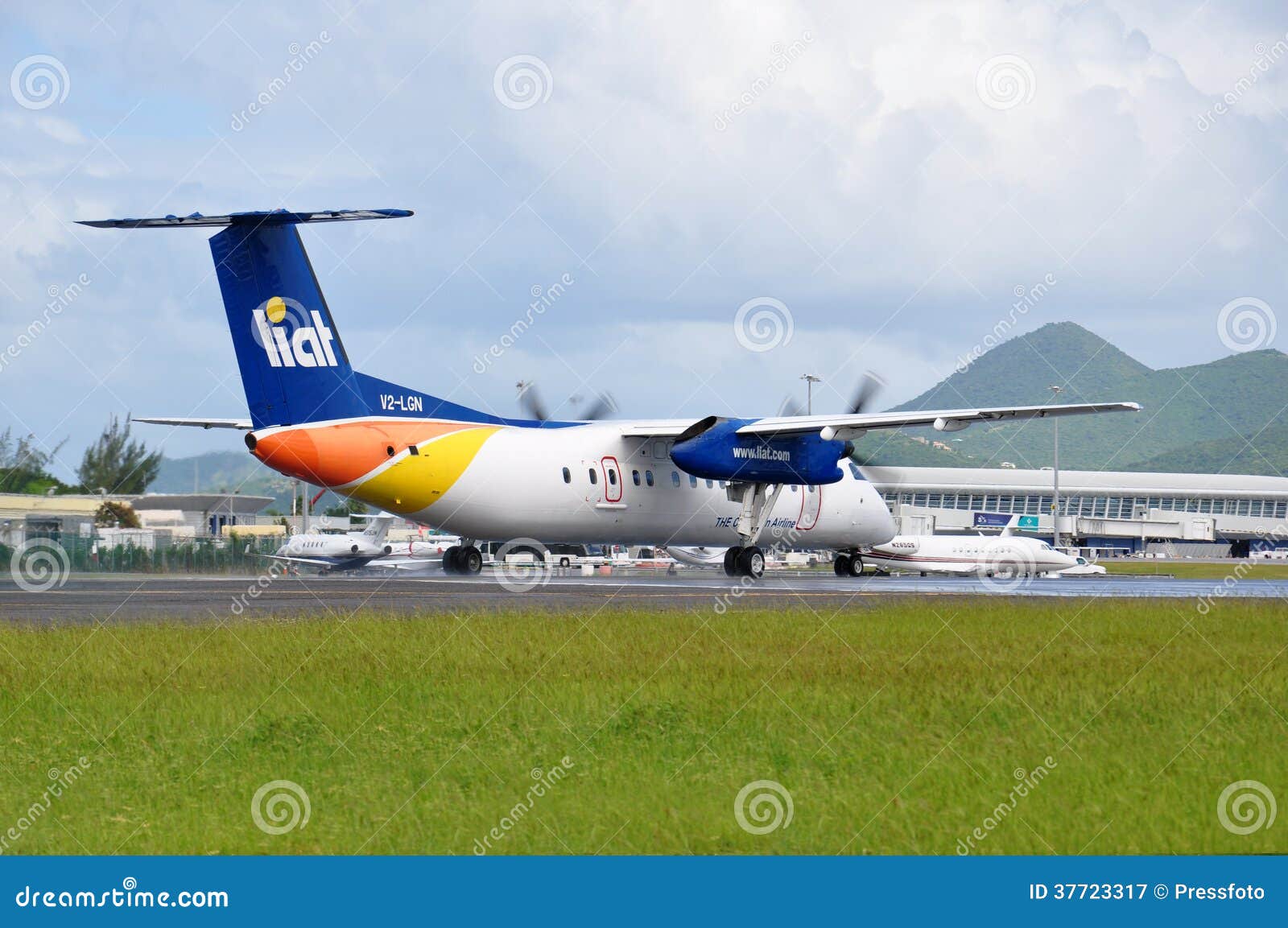 LIAT aircraft editorial photography. Image of insel, cargo - 37723317
