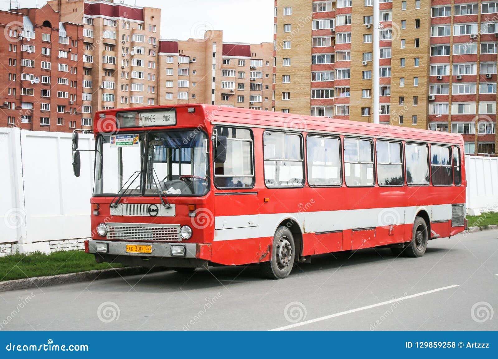 LIAZ 5256 редакционное стоковое фото. изображение насчитывающей дома ...