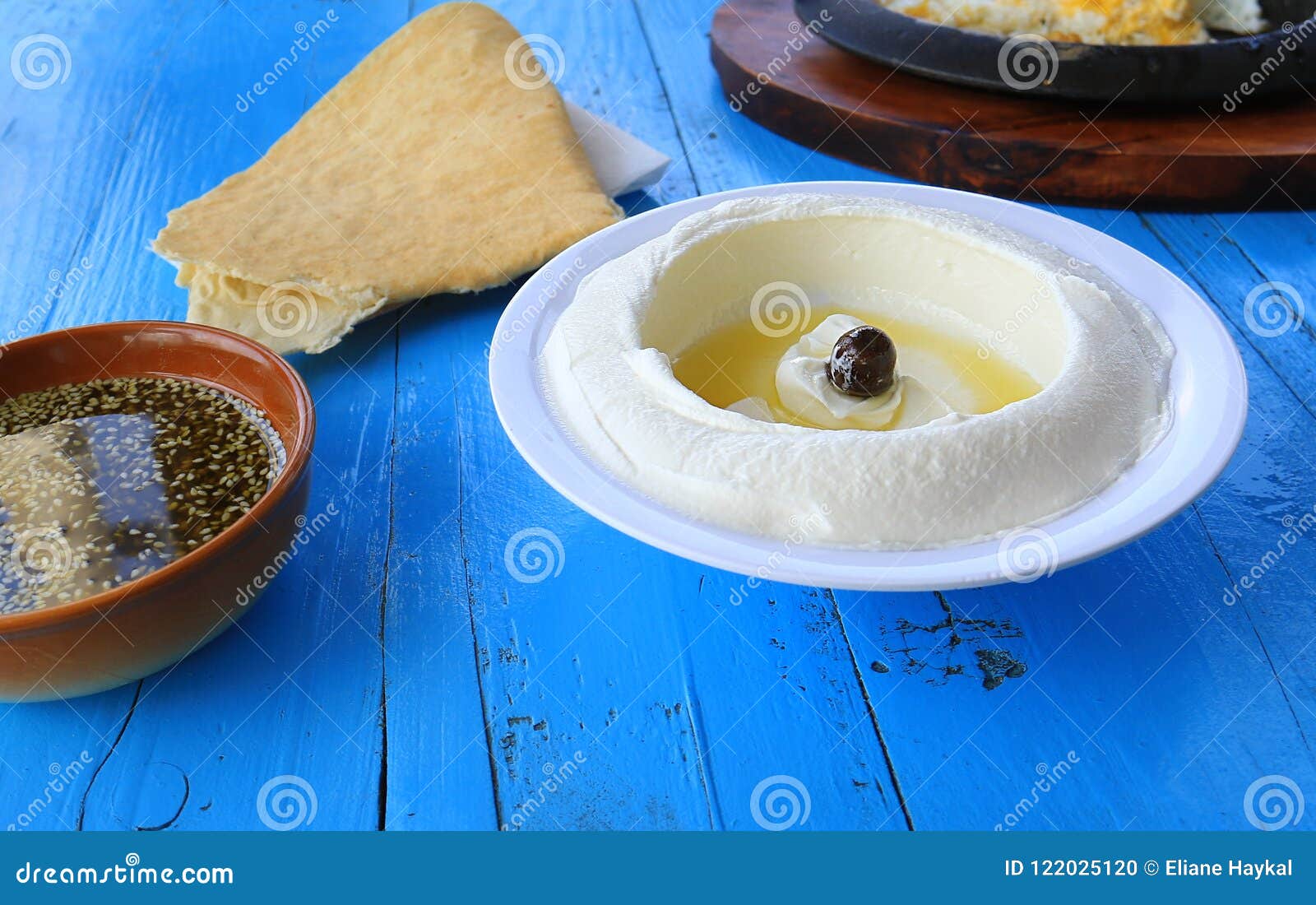 Libanesisk frukost arkivfoto. Bild av krukmakeri, förvanskat - 122025120