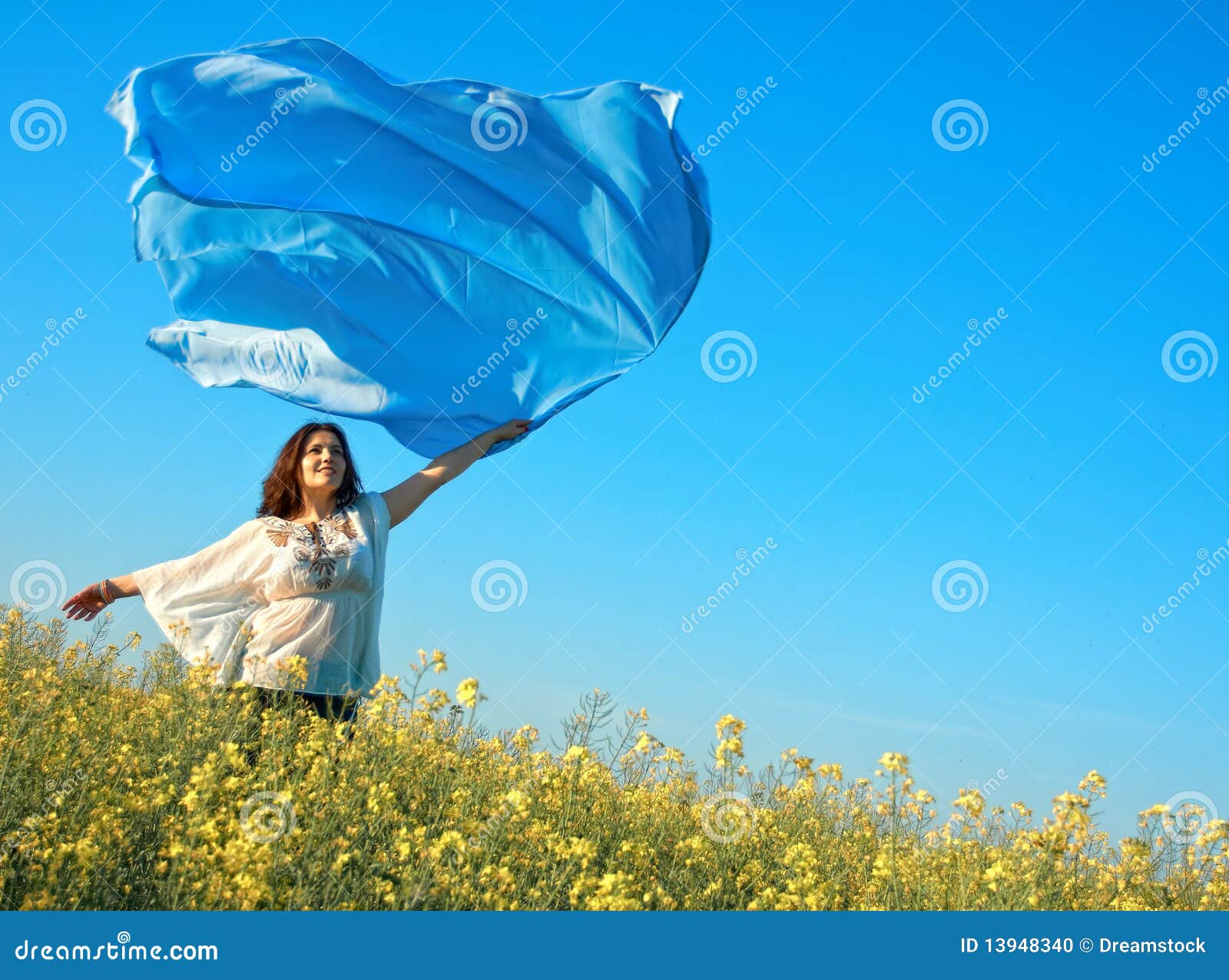 Libertad, Mujer Joven Al Aire Libre Foto de archivo - Imagen de ...