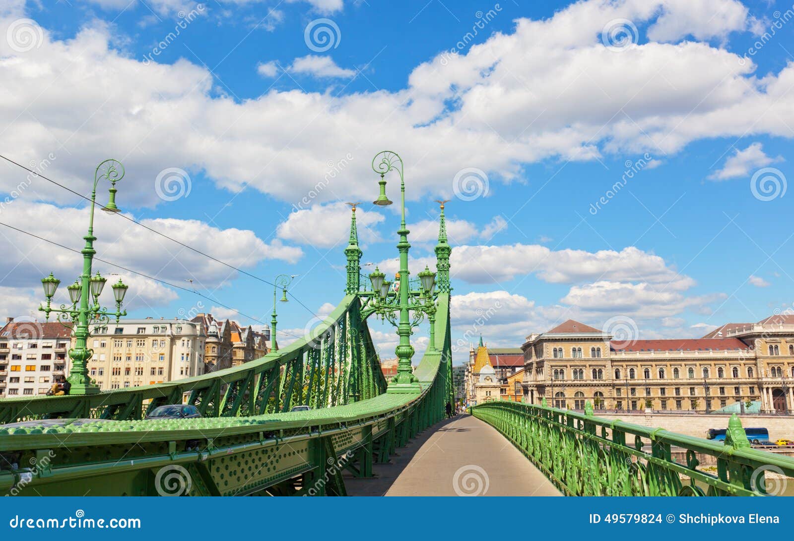 Liberty Bridge (groene Brug) in Boedapest Stock Foto - Image of metaal ...