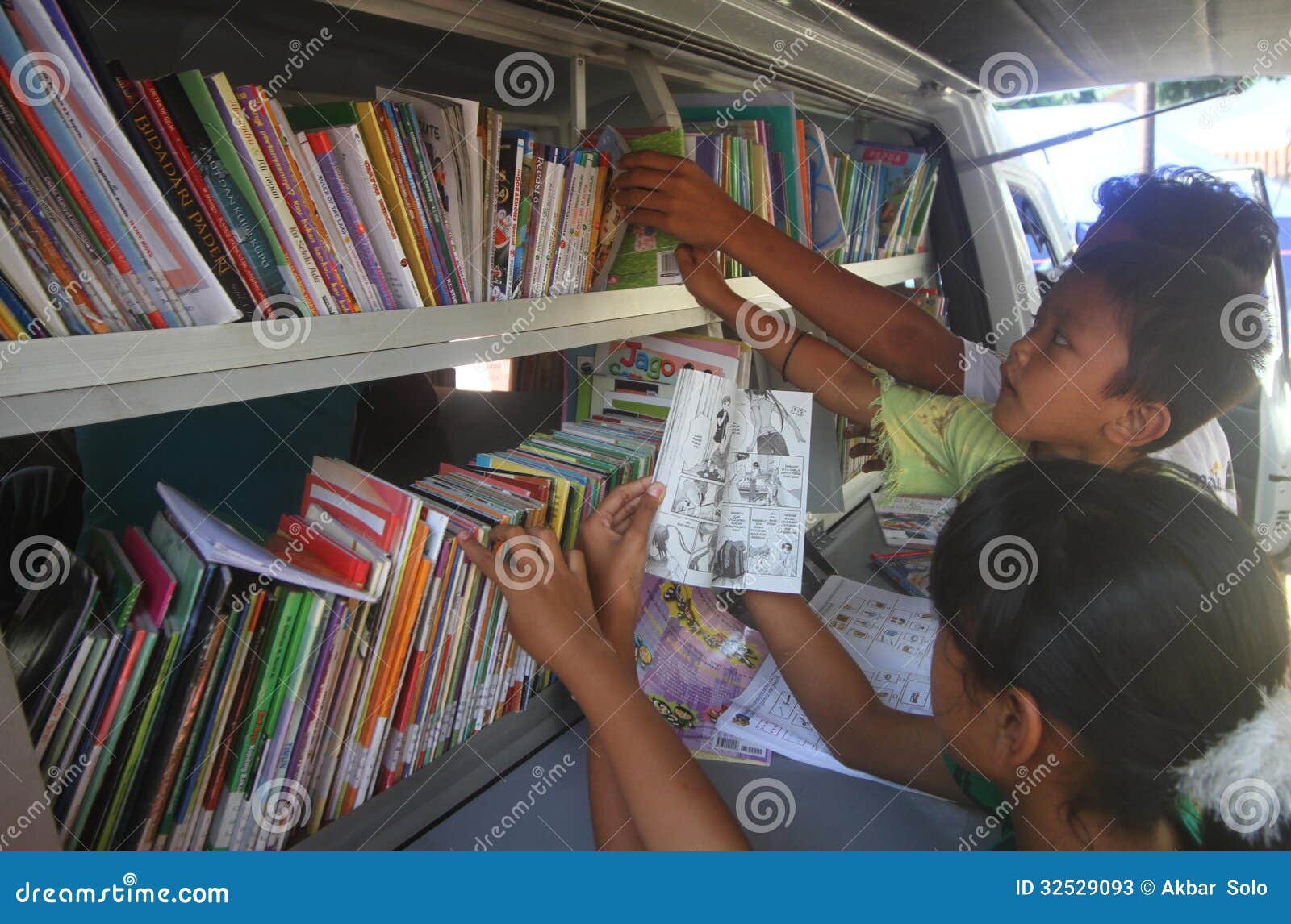 Library car editorial stock photo. Image of institution - 32529093