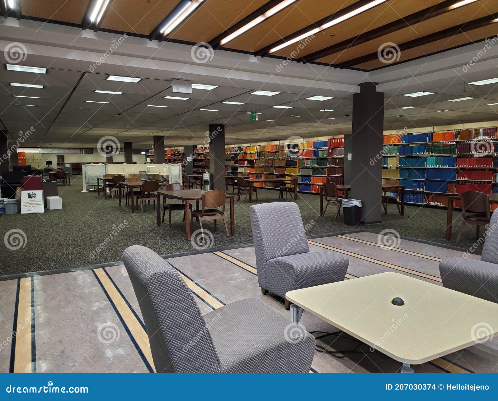 Library sitting area editorial stock image. Image of auditorium - 207030374