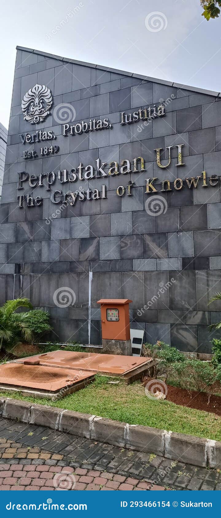 Library in University of Indonesia Editorial Stock Image - Image of ...