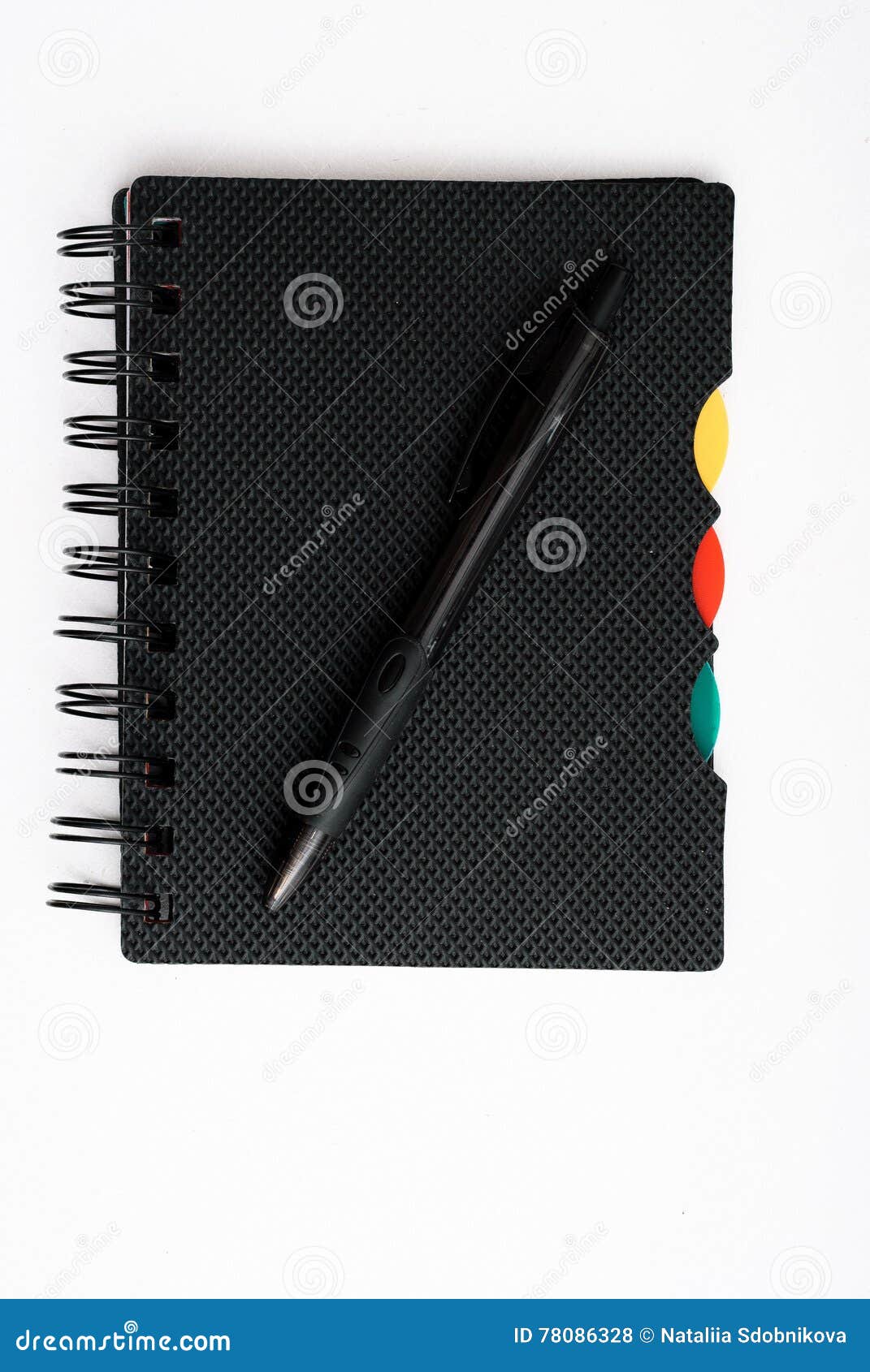 Libreta Con La Pluma Aislada Foto de archivo - Imagen de lista, abierto ...