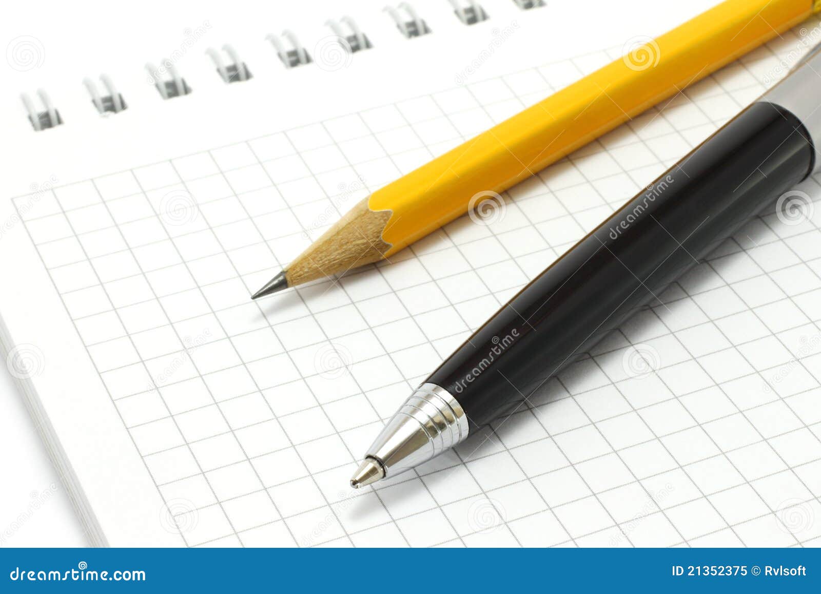 Libreta Con La Pluma Y El Lápiz Imagen de archivo - Imagen de tinta ...