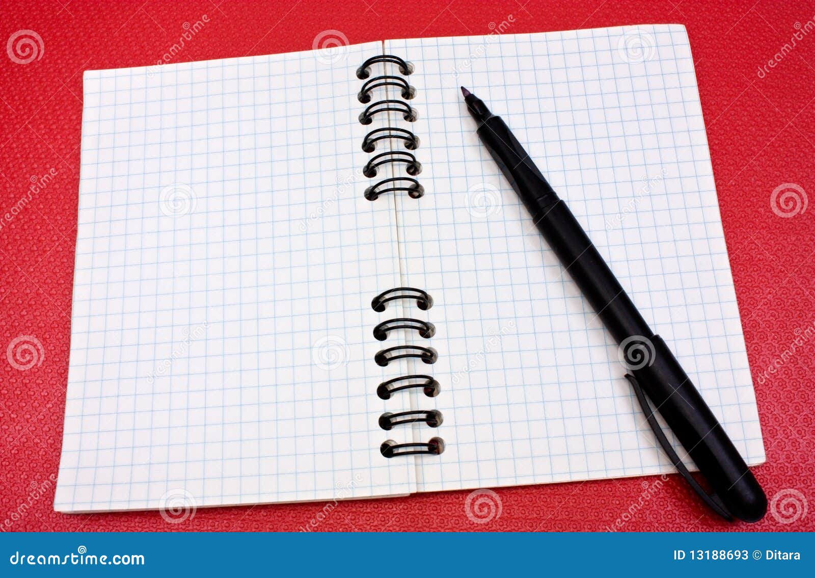 Libreta y pluma imagen de archivo. Imagen de universidad - 13188693