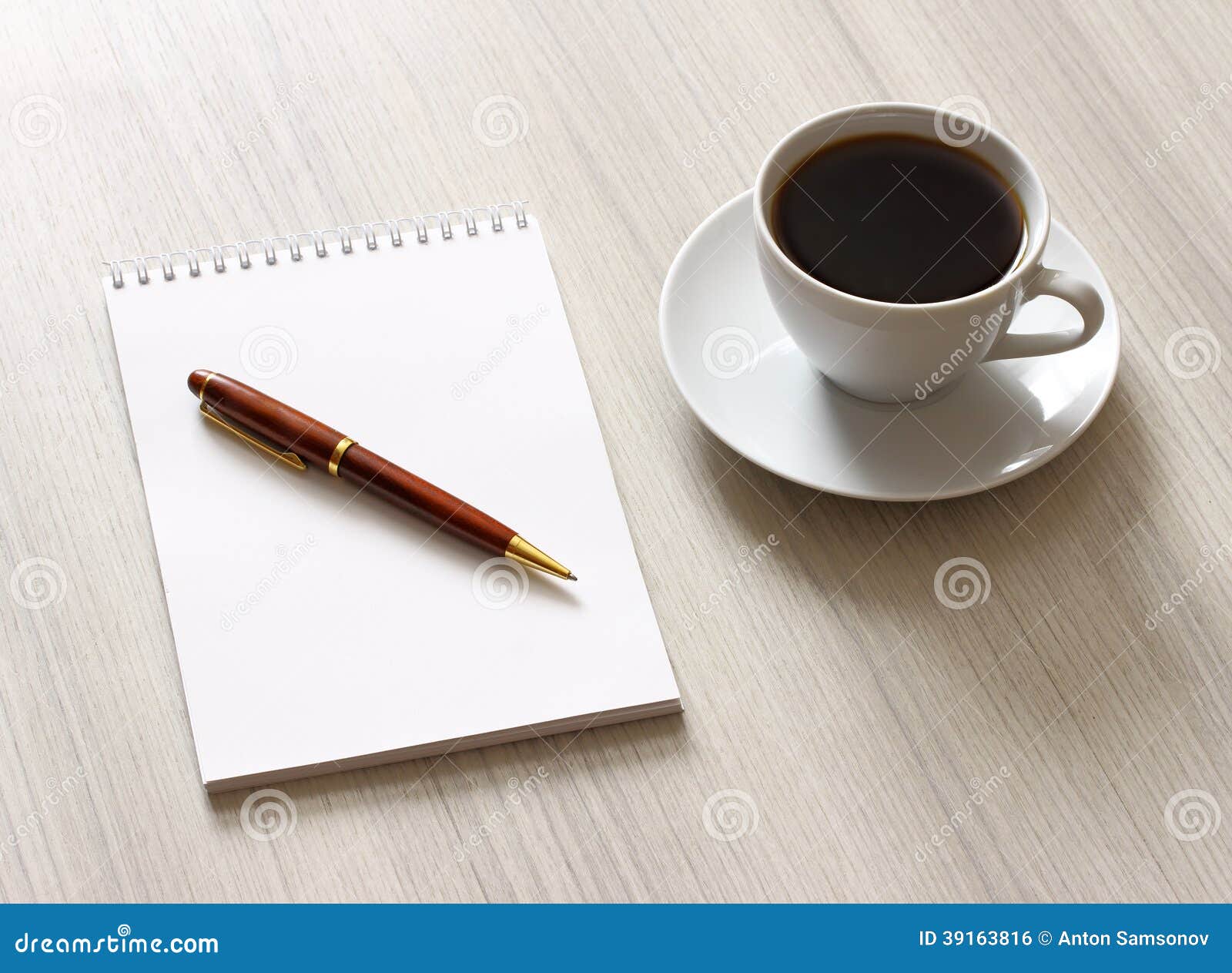 Libreta y pluma foto de archivo. Imagen de oficina, notepaper - 39163816