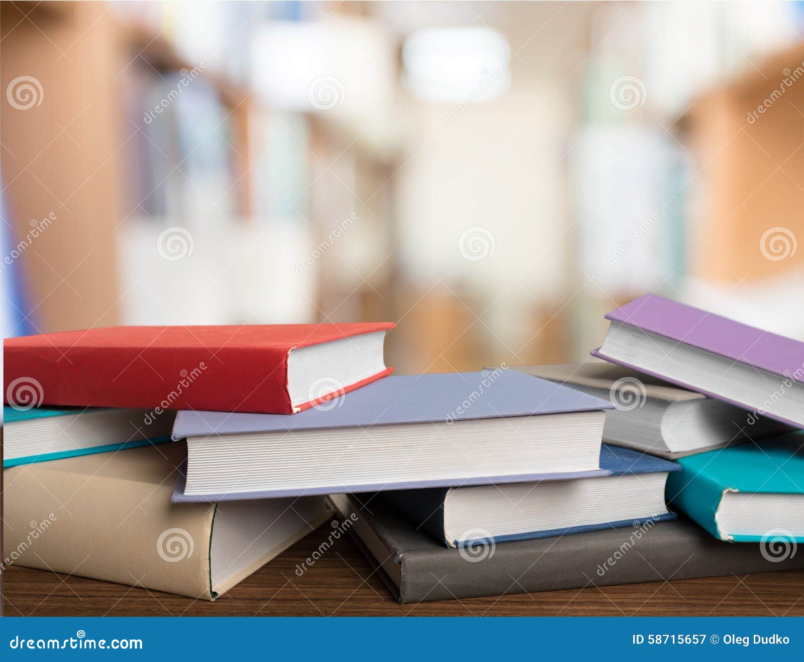 Libri immagine stock. Immagine di giovane, formazione - 58715657