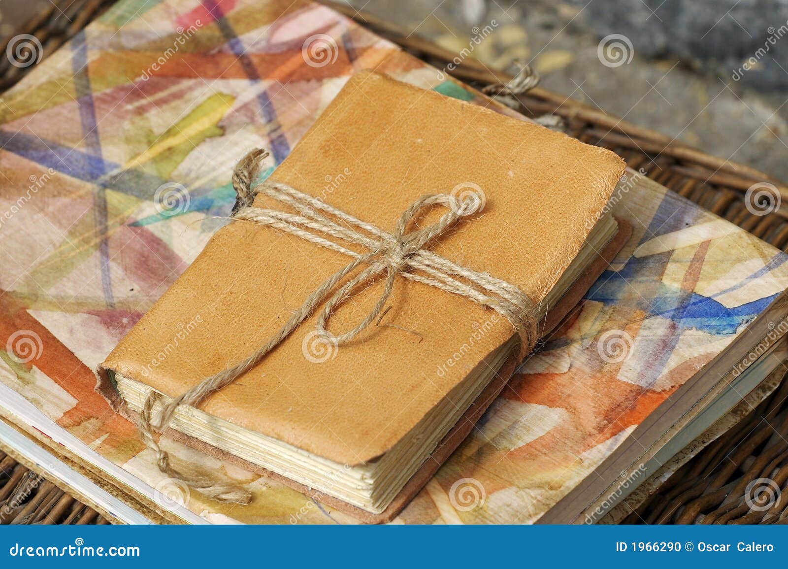 Libro hecho a mano foto de archivo. Imagen de colorido - 1966290