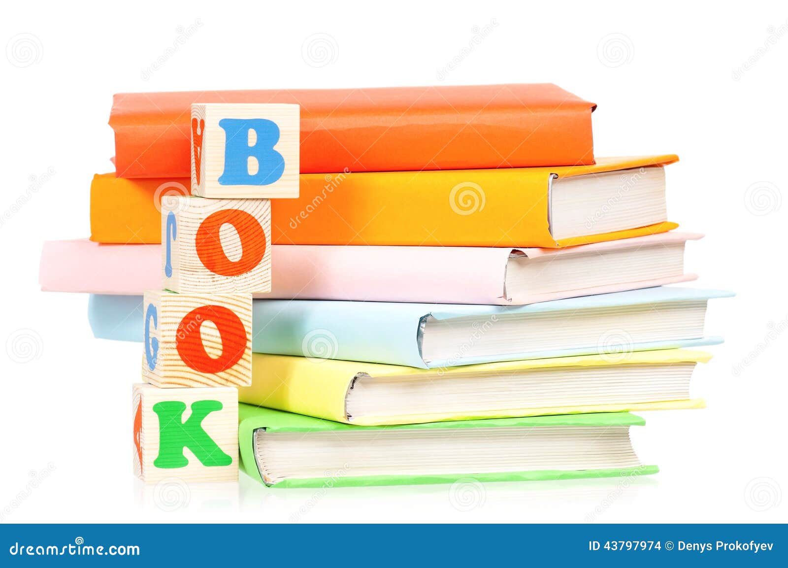 Libros con los bloques foto de archivo. Imagen de fondo - 43797974