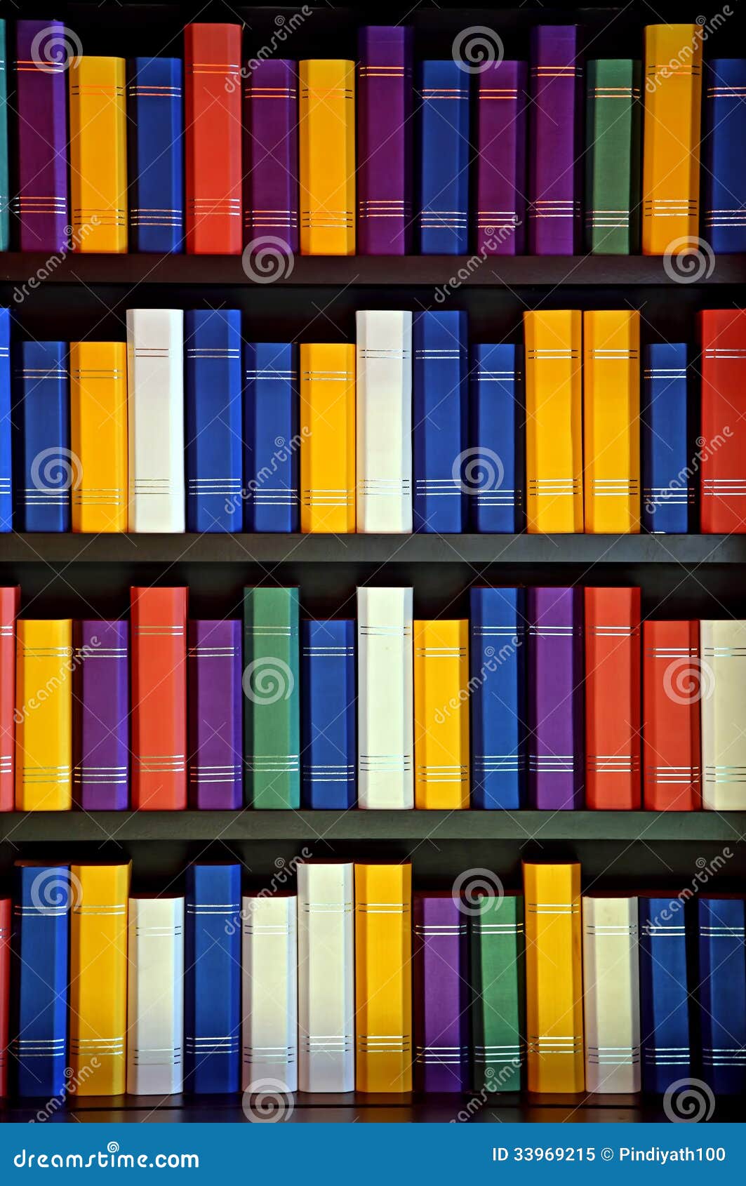 Libros En Estantes De La Biblioteca Imagen de archivo - Imagen de ...