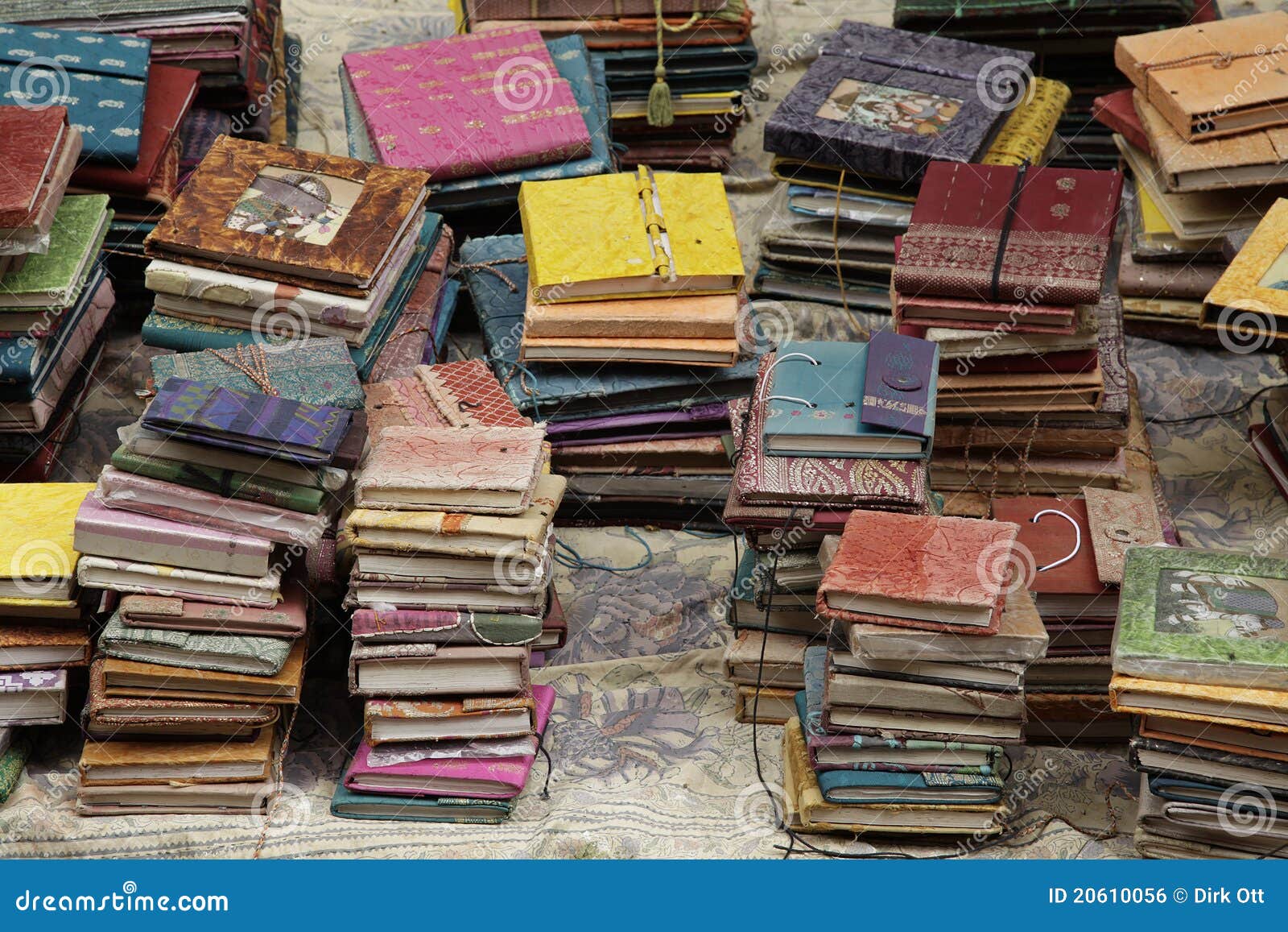 Libros hechos a mano foto de archivo. Imagen de antigüedad - 20610056