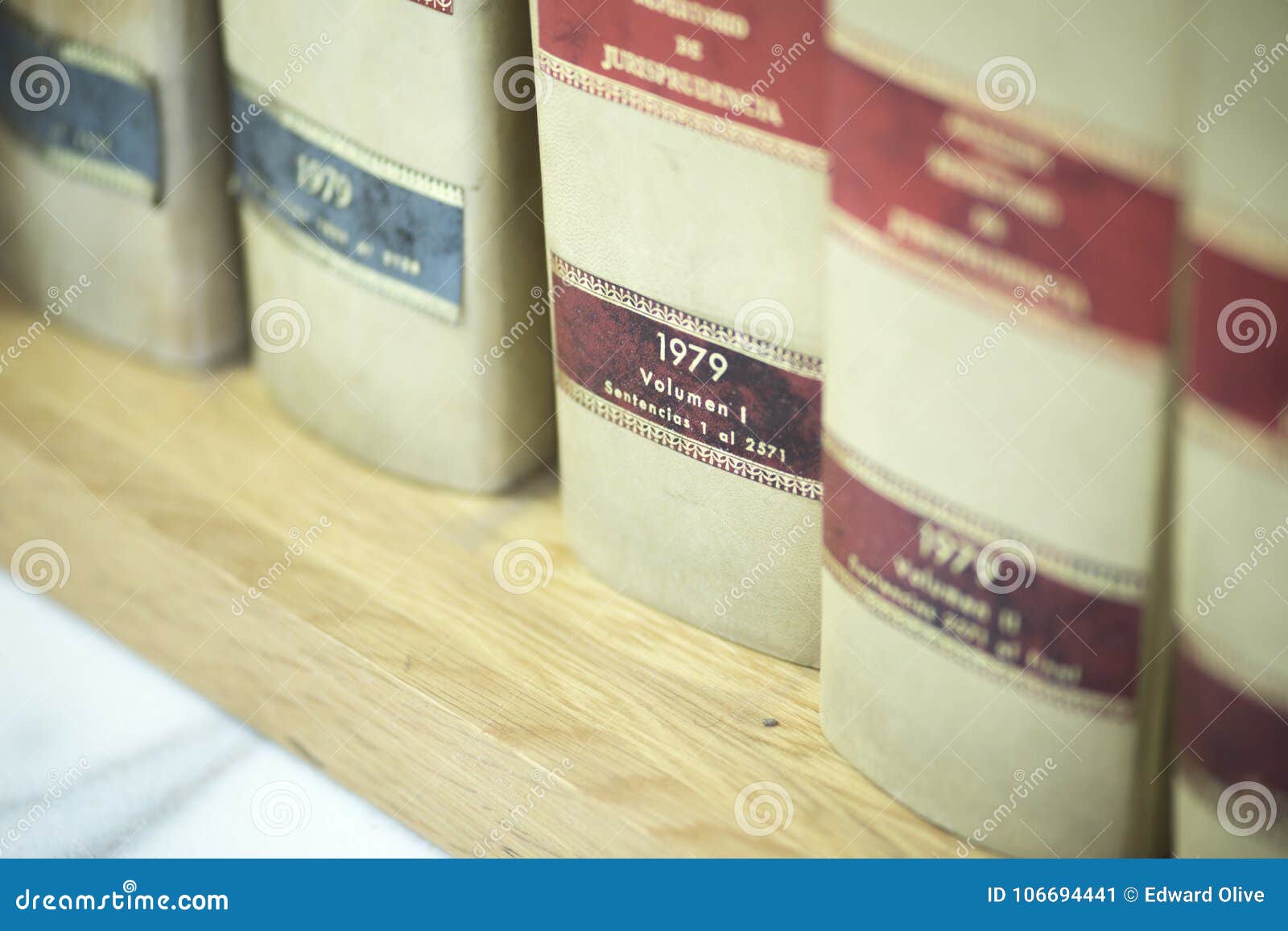 Libros Legales Del Bufete De Abogados Imagen de archivo - Imagen de ...