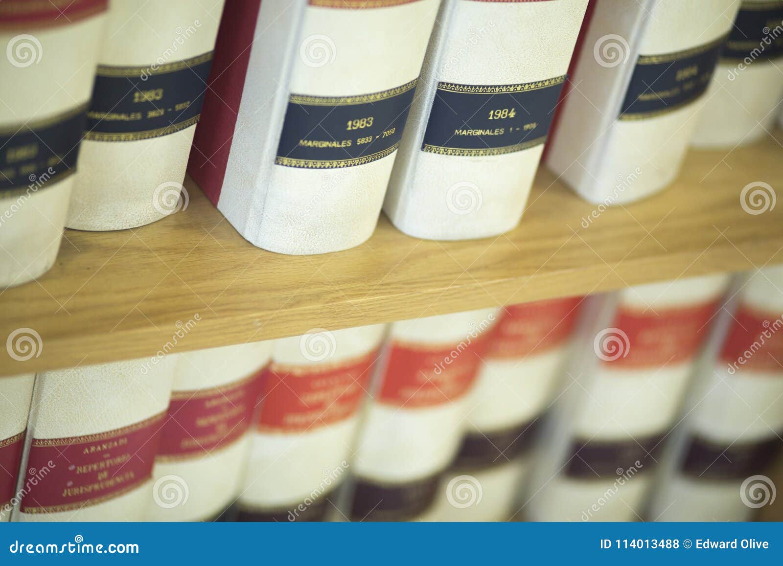 Libros Legales Del Bufete De Abogados Foto de archivo - Imagen de ...