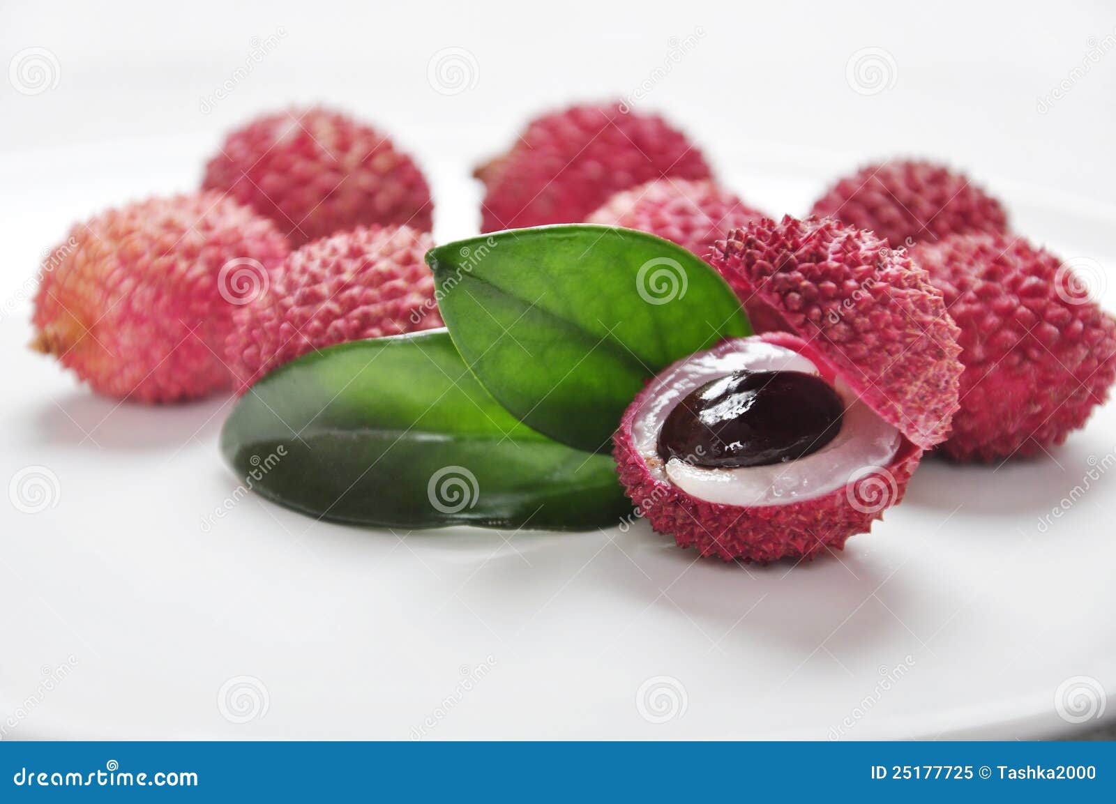 Lichíes maduros imagen de archivo. Imagen de tropical - 25177725