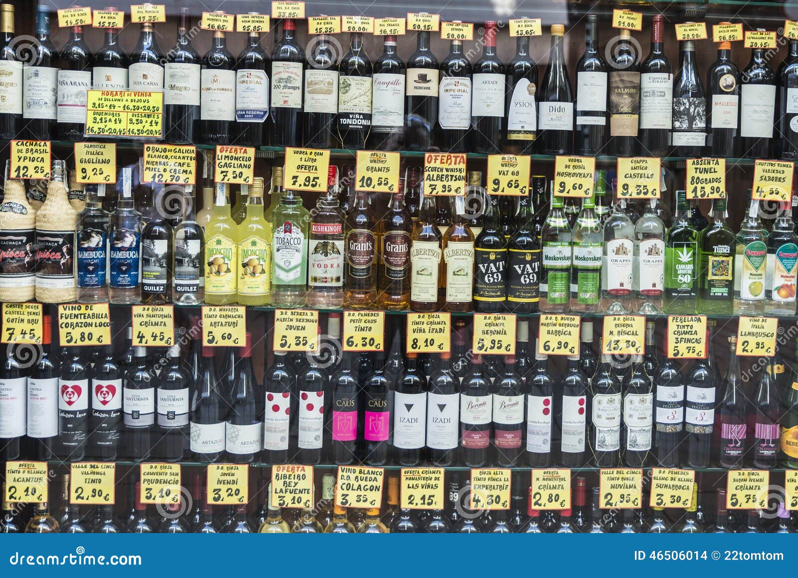 Licorería, Barcelona imagen de archivo editorial. Imagen de grupo ...