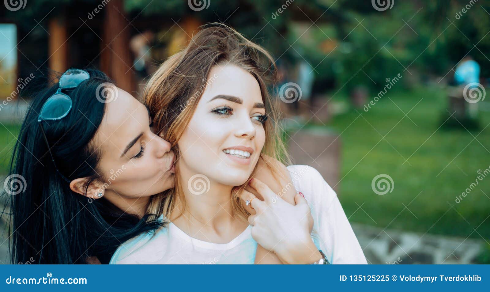 Liebe Und Wunsch Lesbische Paare In Der Liebe E R Stockbild Bild Von