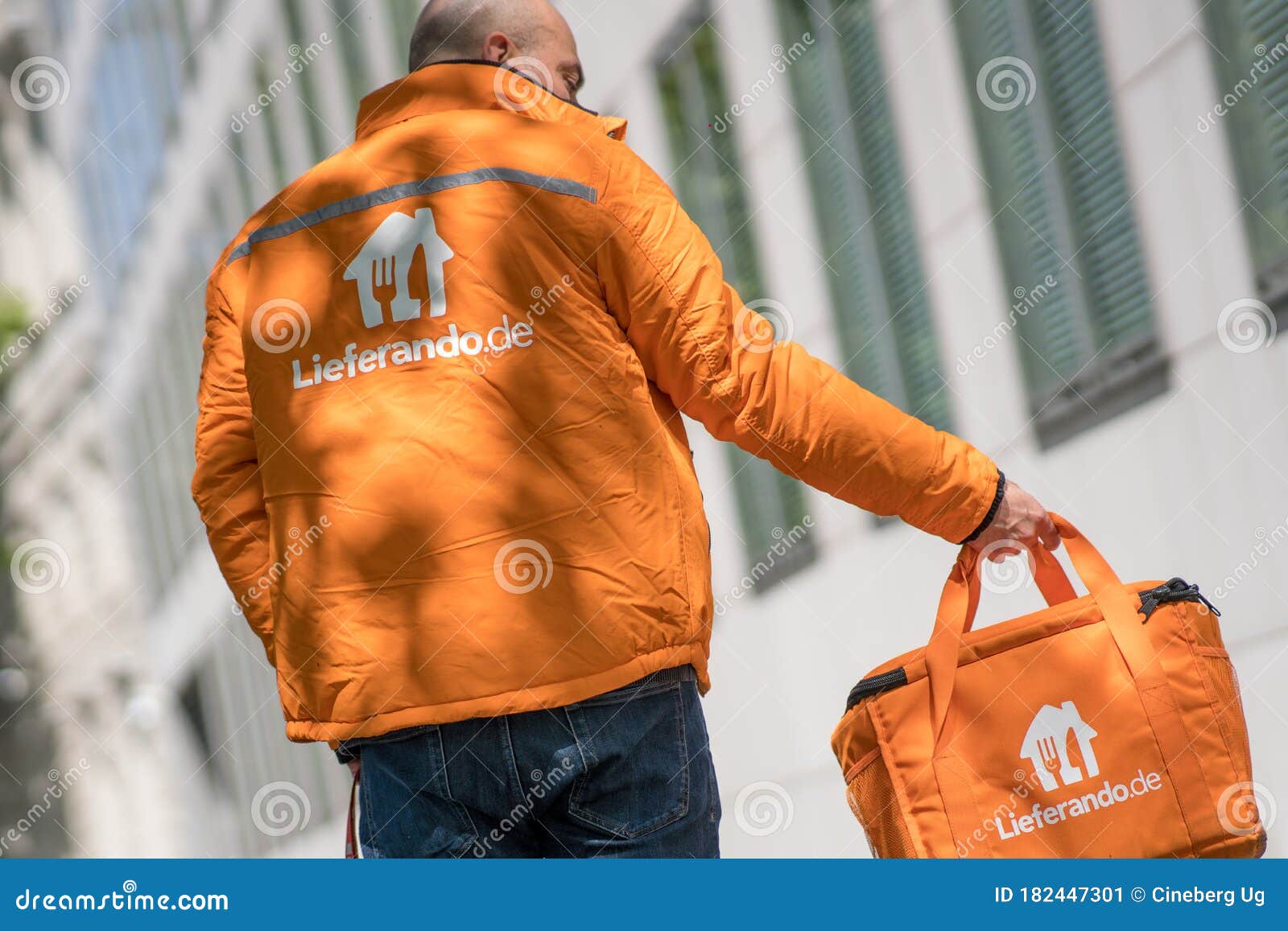 Lieferando delivery guy editorial photo. Image of employment - 182447301