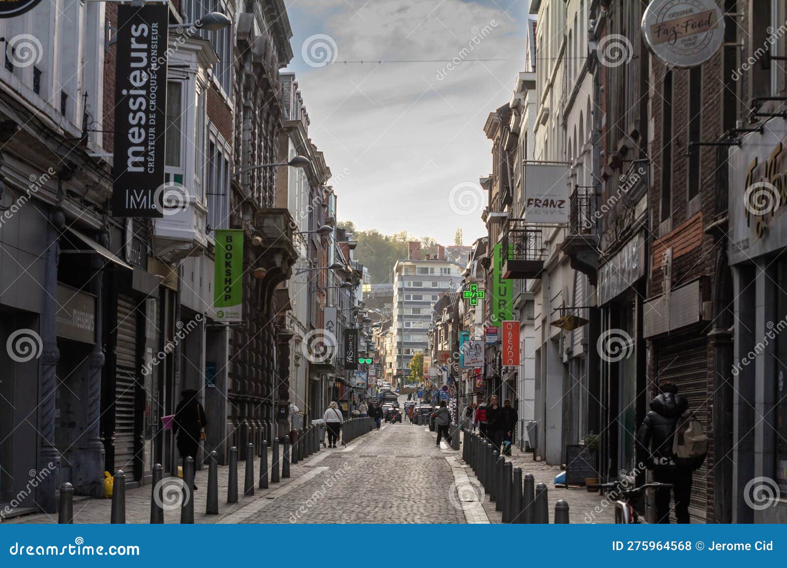 LIEGE, BELGIQUE - NOVEMBER 9, 2022: SNCB NMBS Logo Of Belgian Railways ... LIEGE, BELGIQUE - NOVEMBER 9, 2022: SNCB NMBS Logo Of Belgian Railways ...