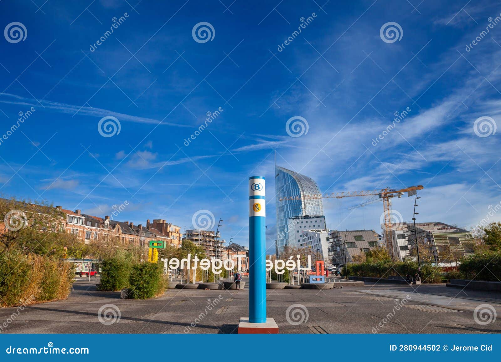 LIEGE, BELGIQUE - NOVEMBER 9, 2022: SNCB NMBS Logo of Belgian Railways ... LIEGE, BELGIQUE - NOVEMBER 9, 2022: SNCB NMBS Logo of Belgian Railways ...