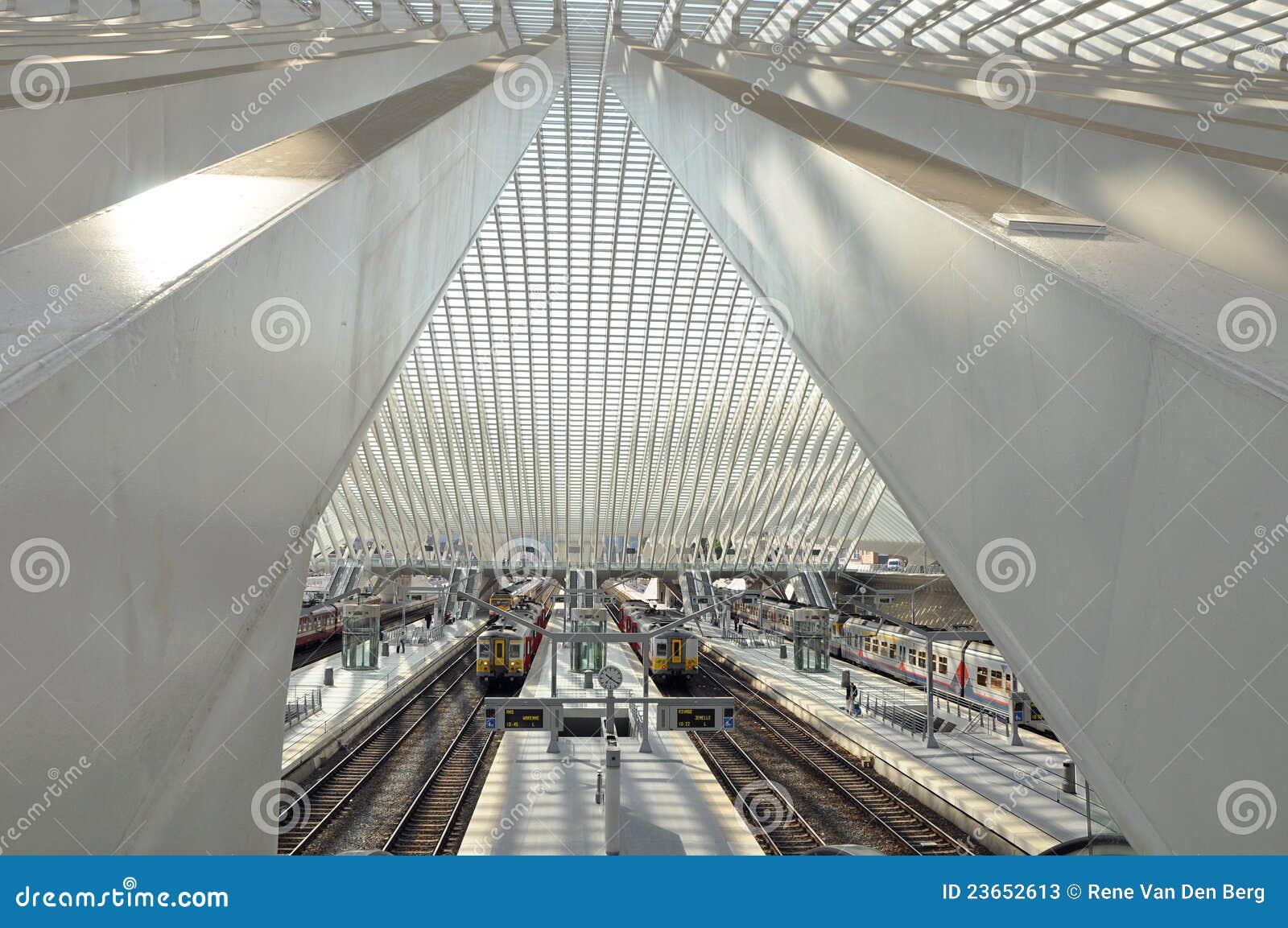 Liege-Guillemins Railway Station Editorial Stock Photo - Image of luik ...