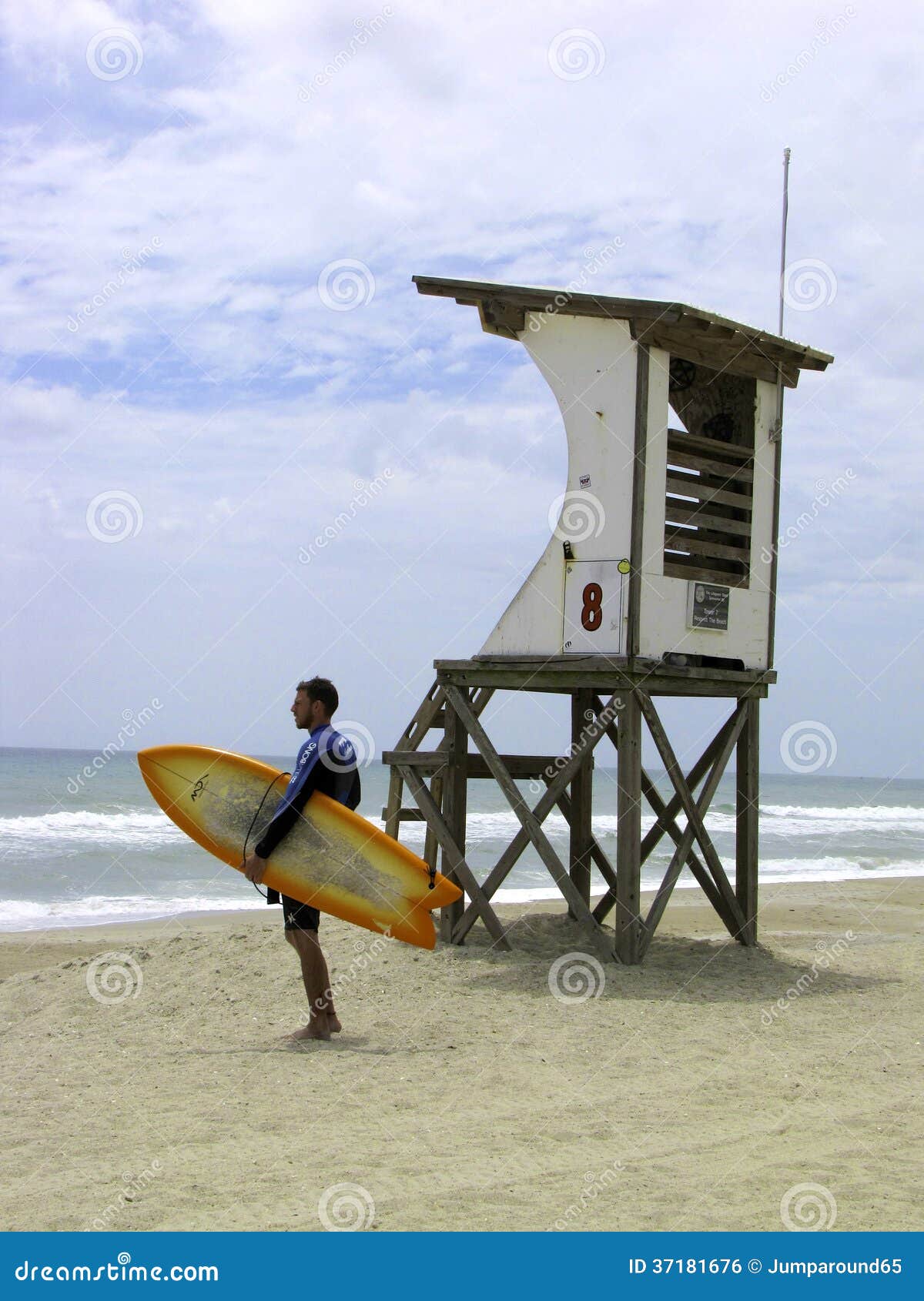 Life guard tower editorial photo. Image of rescue, sand - 37181676
