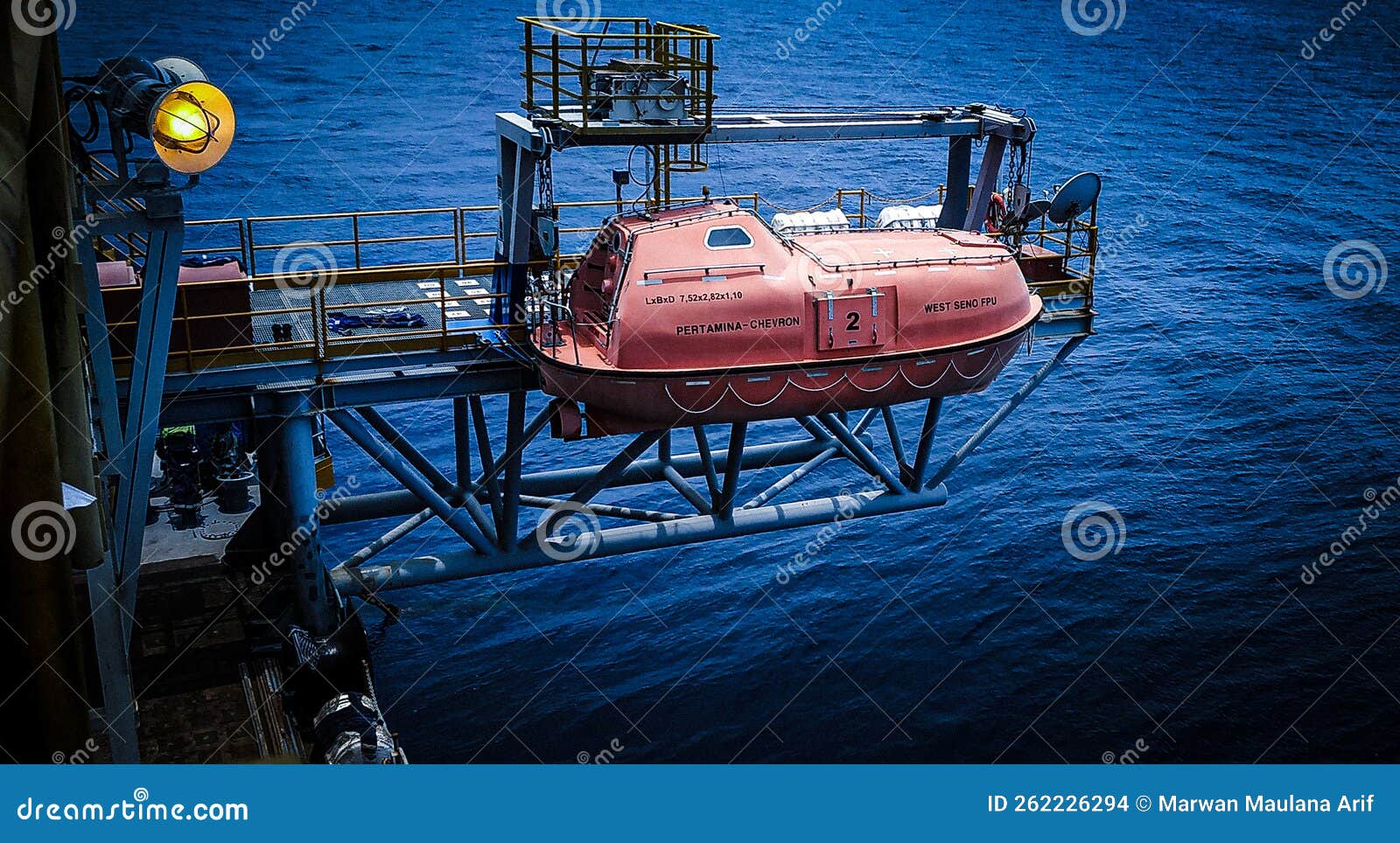 Life Raft Tension Leg Platform Stock Photo - Image of life, raft: 262226294