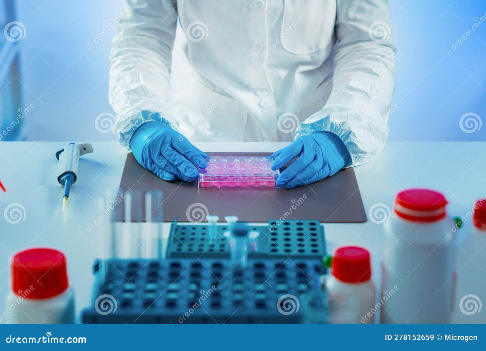 Life Science Research Laboratory Stock Image - Image of analysis ...