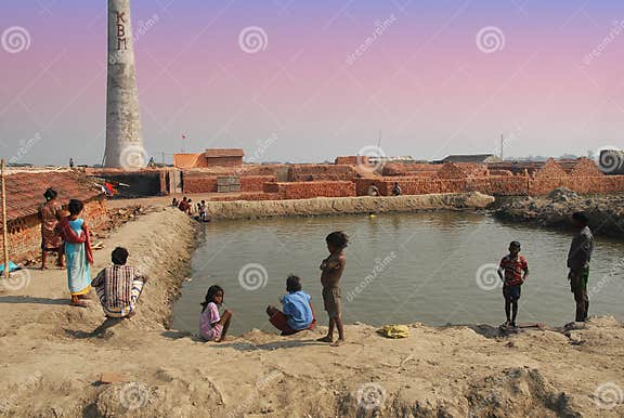 Daily Life of Workers editorial photo. Image of westbengal - 27984976