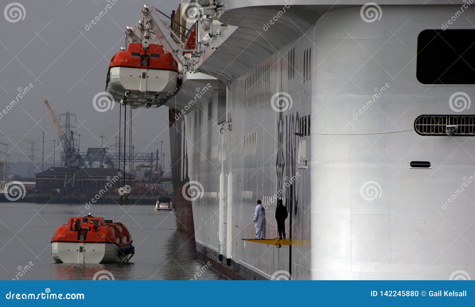 Lifeboat Testing on the Bellissima Cruise Liner Editorial Image - Image ...