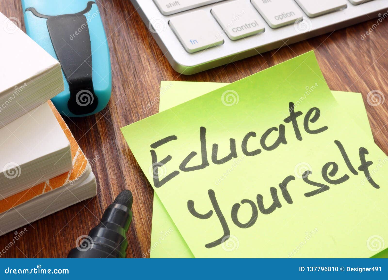 Lifelong Learning. Sign Educate Yourself On A Memo Stock Photo ...