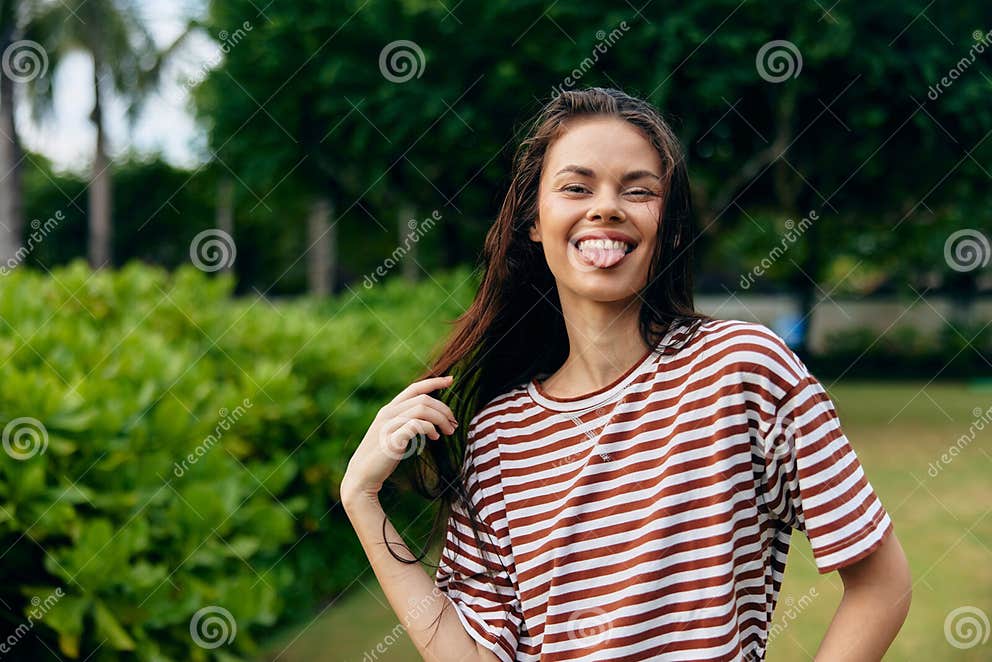 Lifestyle Woman Summer T Shirt Smiling Sun Freedom Beautiful Nature
