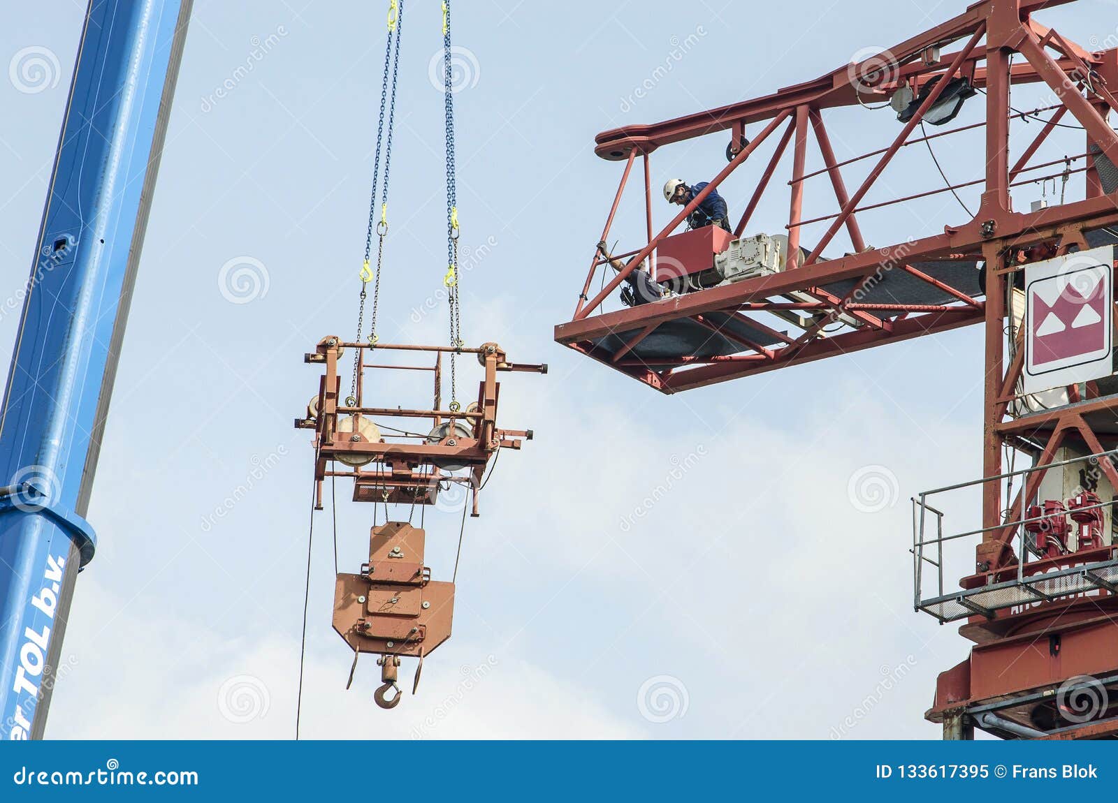 Lifting Section of Tower Crane Editorial Image - Image of cloudy, city ...