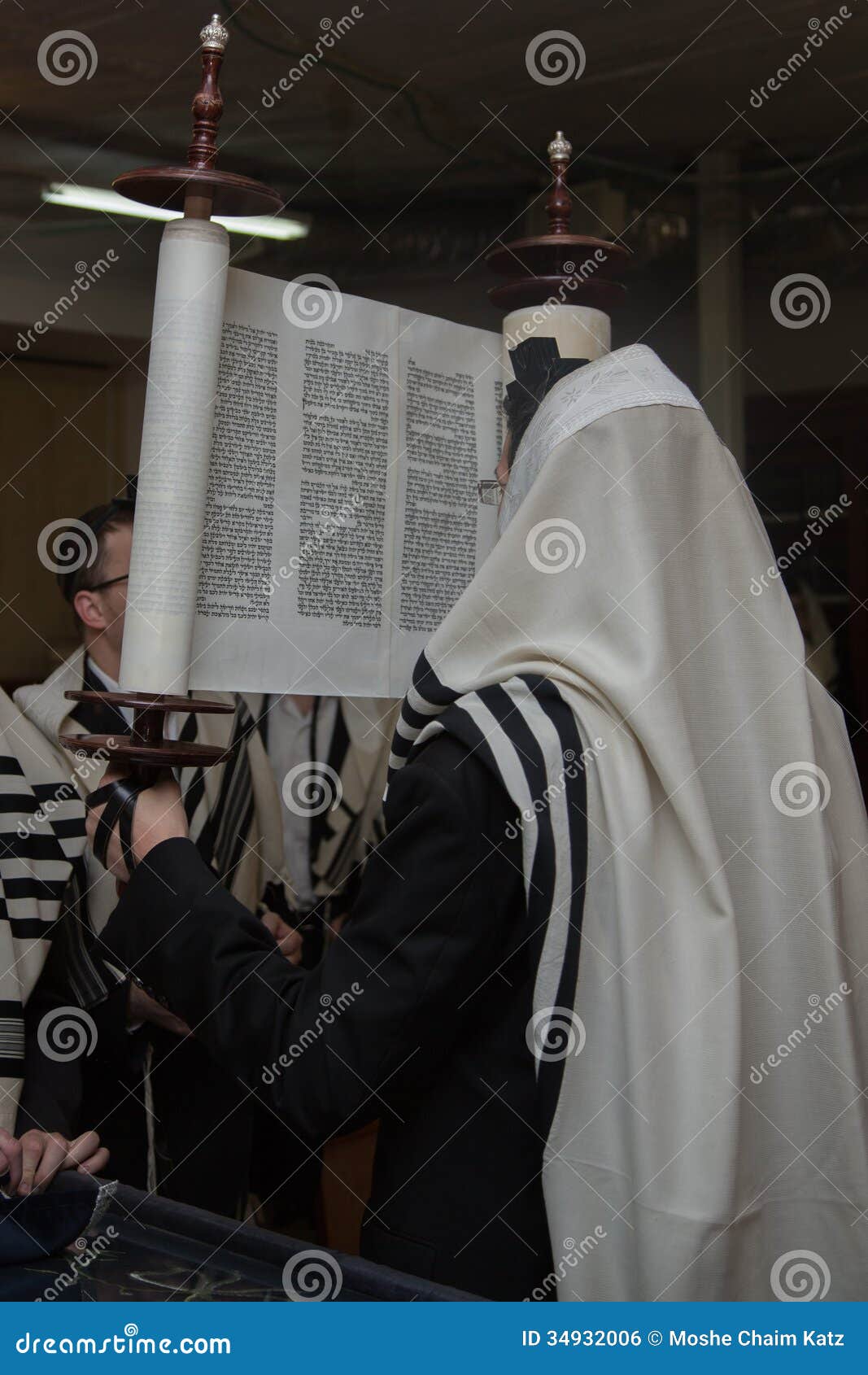 Lifting of the Torah Scroll Stock Photo - Image of tfilin, torah: 34932006