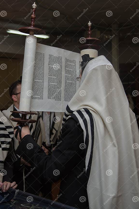 Lifting of the Torah Scroll Stock Photo - Image of tfilin, torah: 34932006