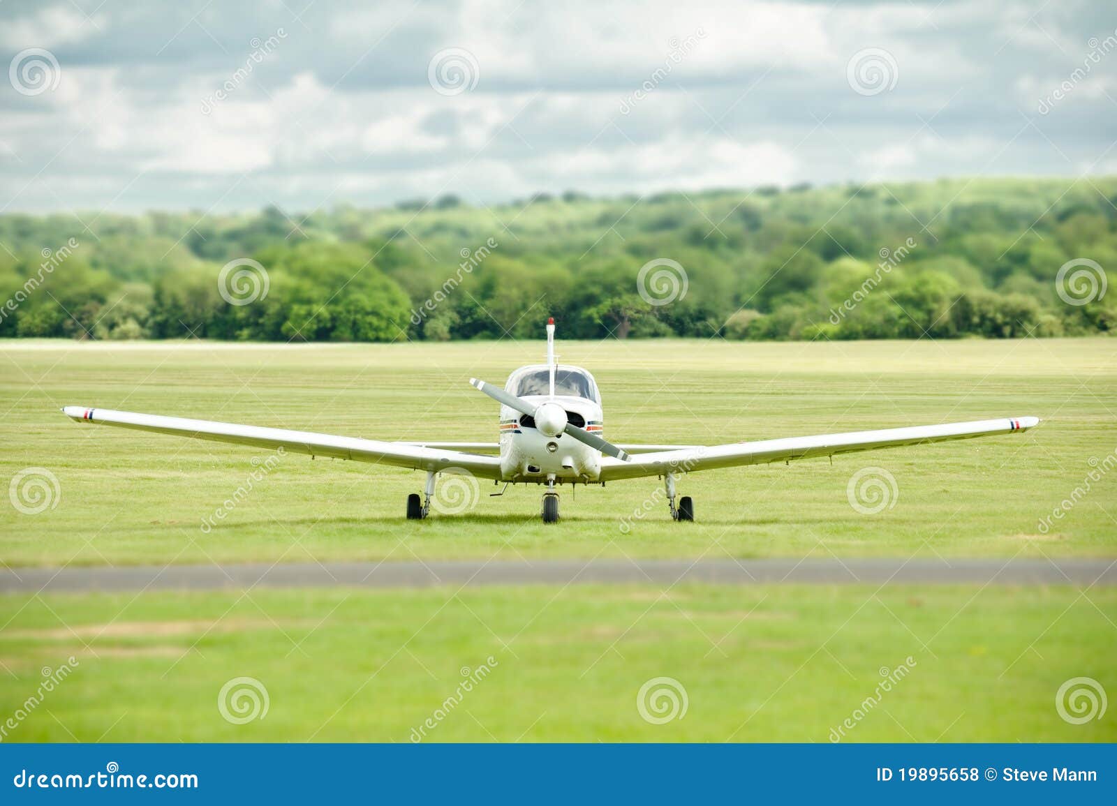 Light Aircraft, Royalty-Free Stock Photo | CartoonDealer.com #20003433