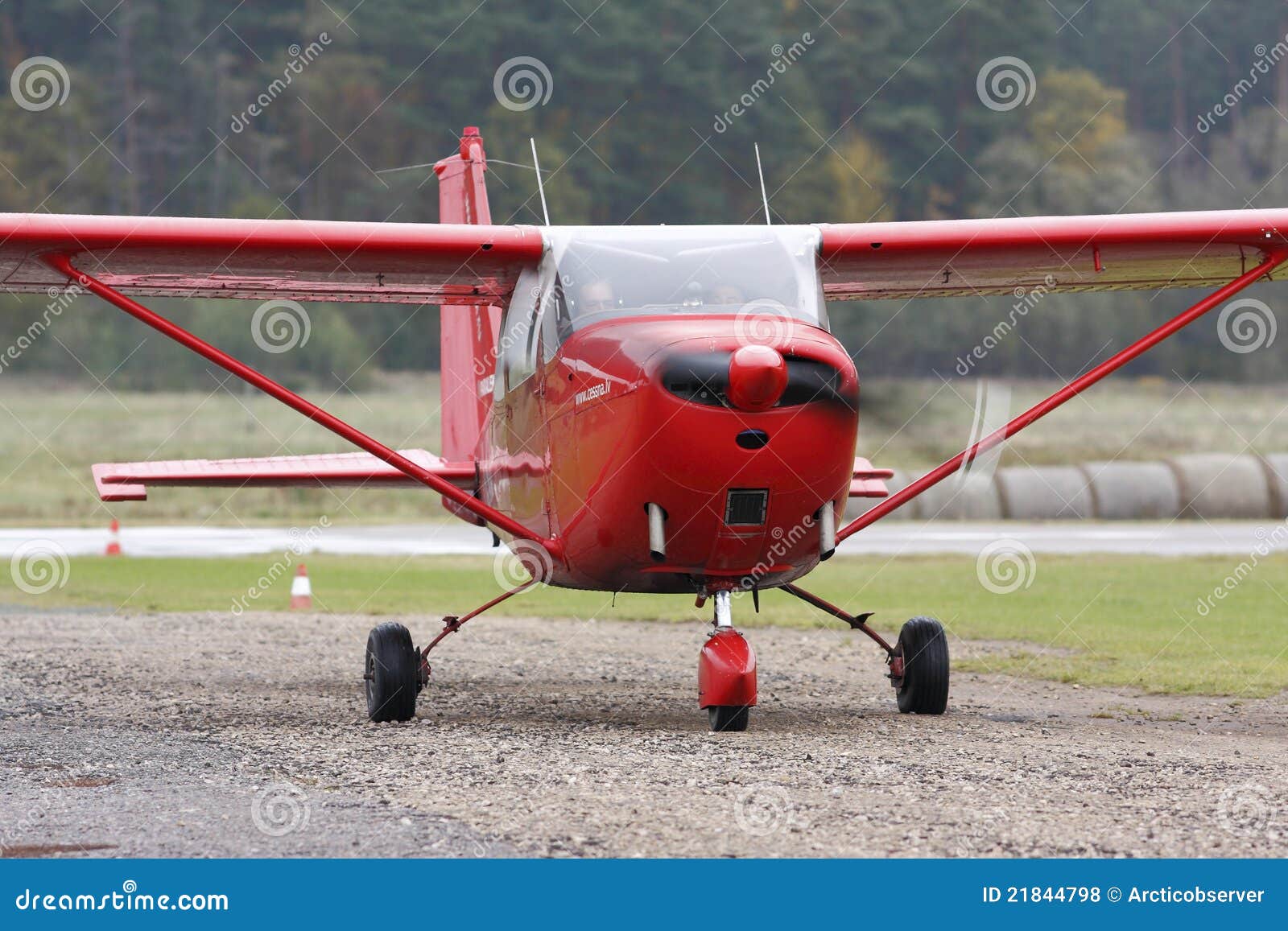 Light Aircraft Cessna C-172 Skyhawk Editorial Stock Photo - Image of ...