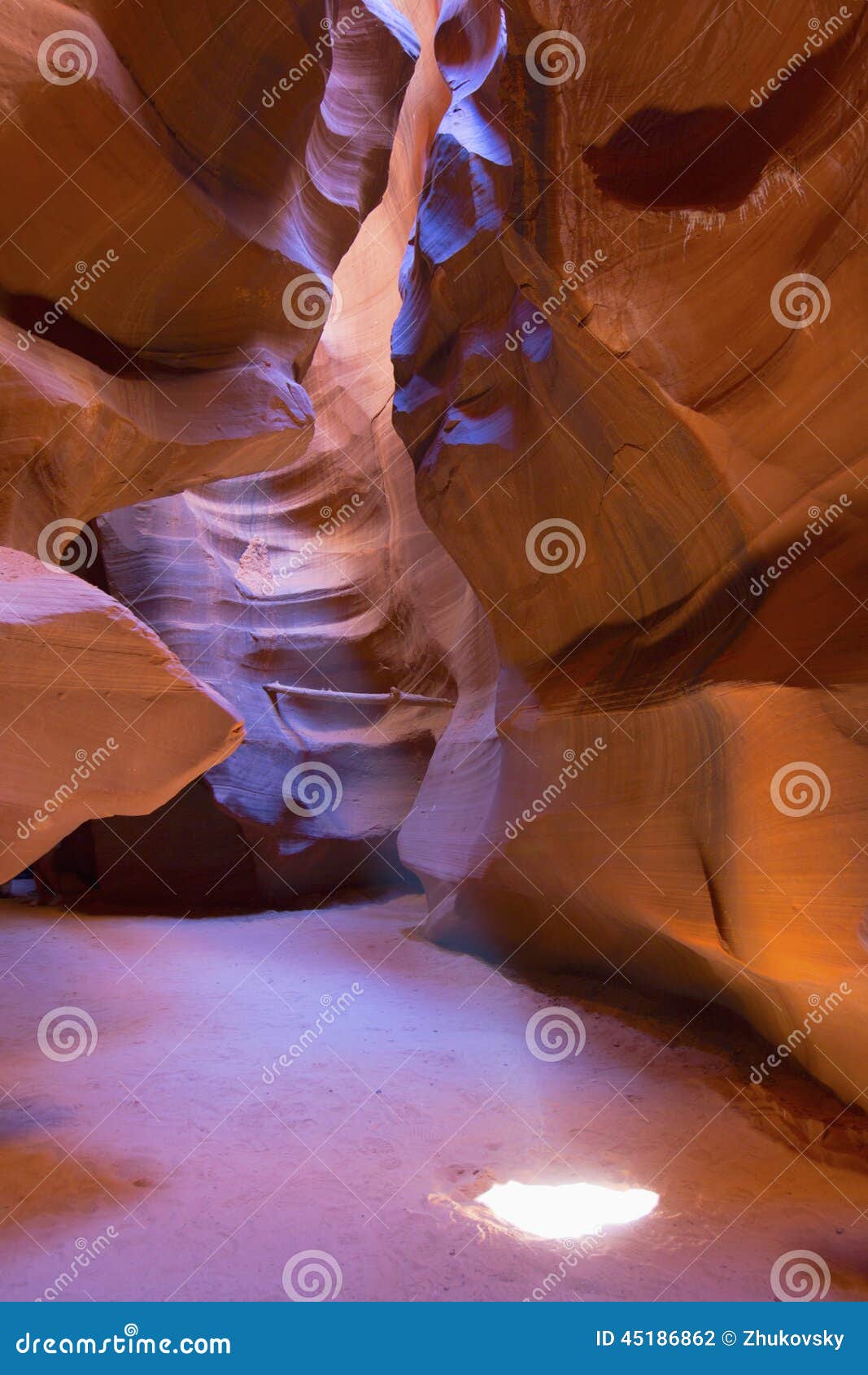 Light Beam in Upper Antelope Canyon, Arizona Stock Photo - Image of ...