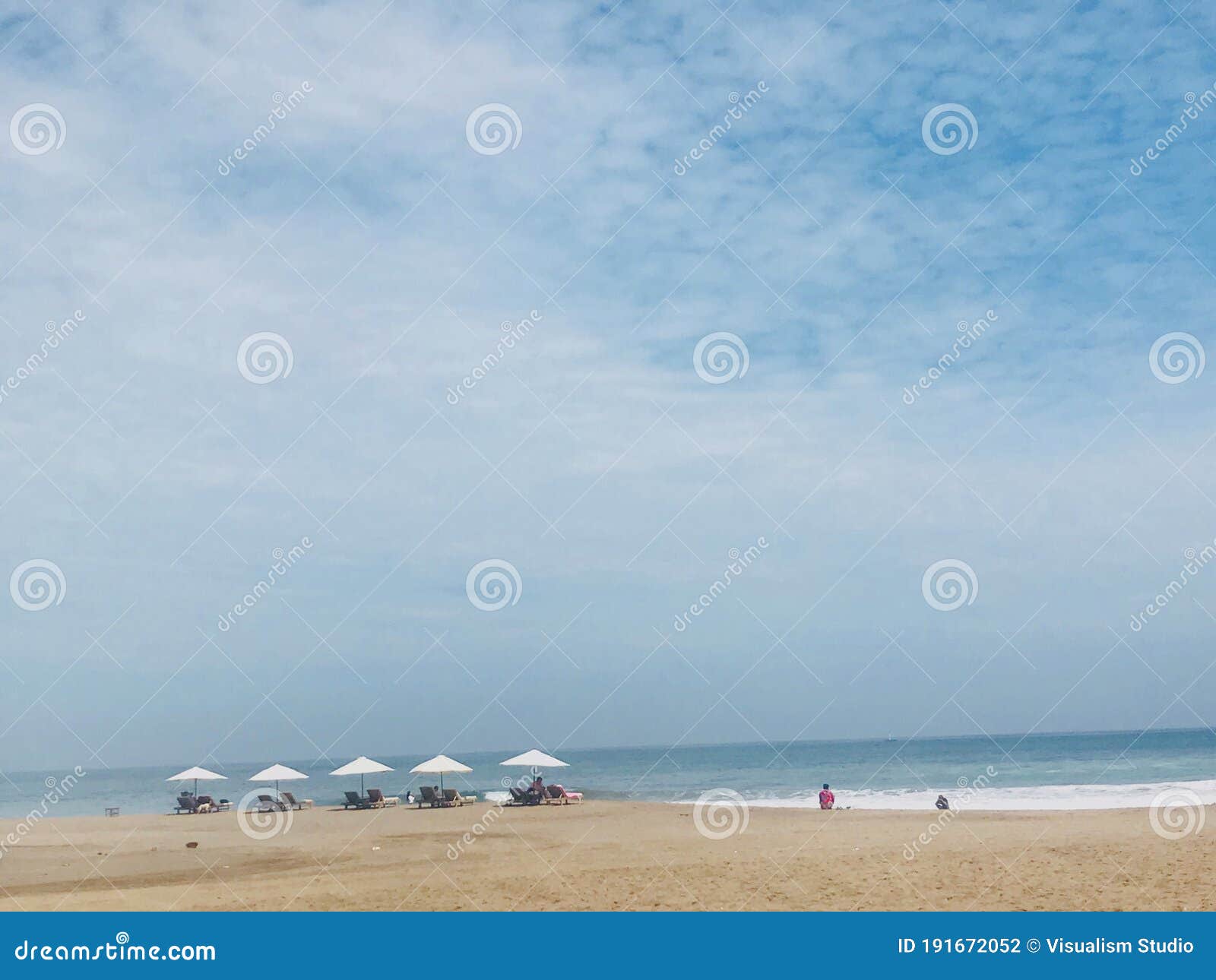 Light Blue Beach Paradise Brown Sandy Dramatic Ocean Blue Sky Cloud and ...