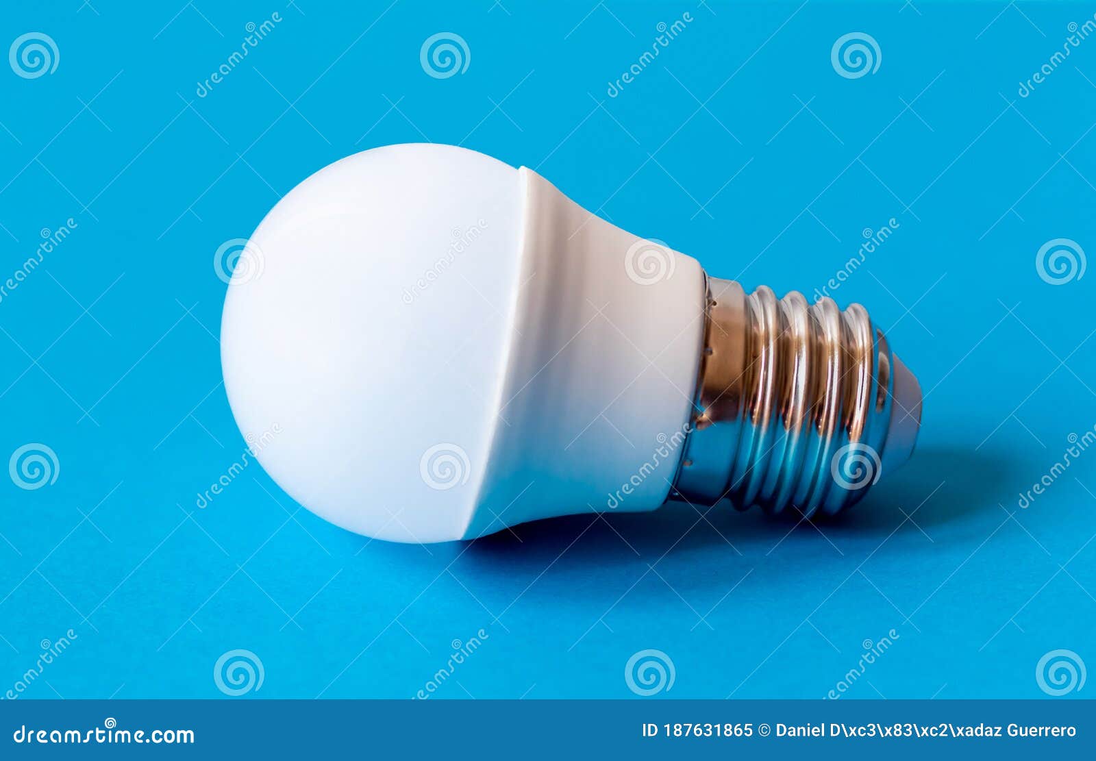 Light Bulb on Blue Background Stock Image - Image of inspiration ...