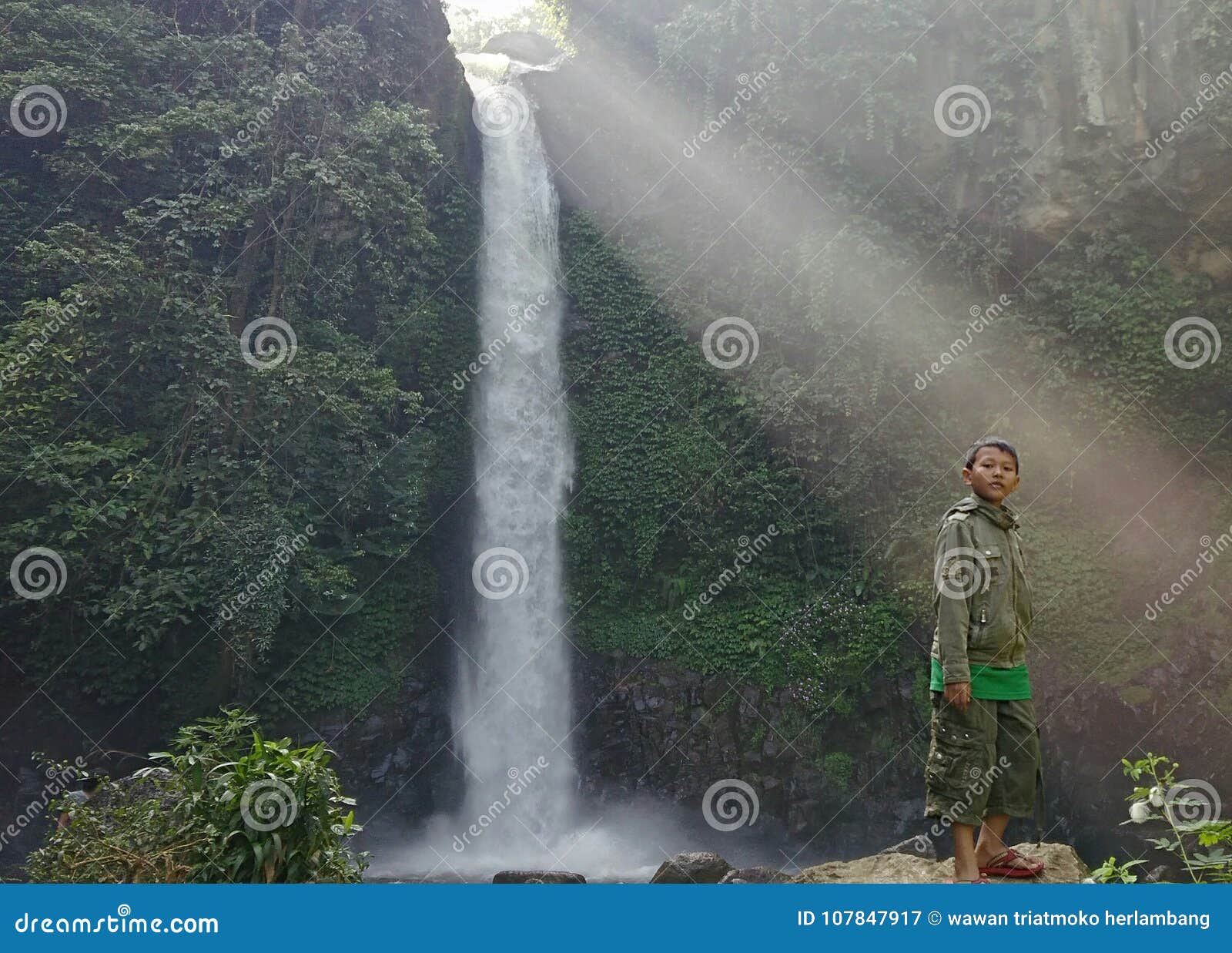 The light of god editorial photography. Image of east - 107847917