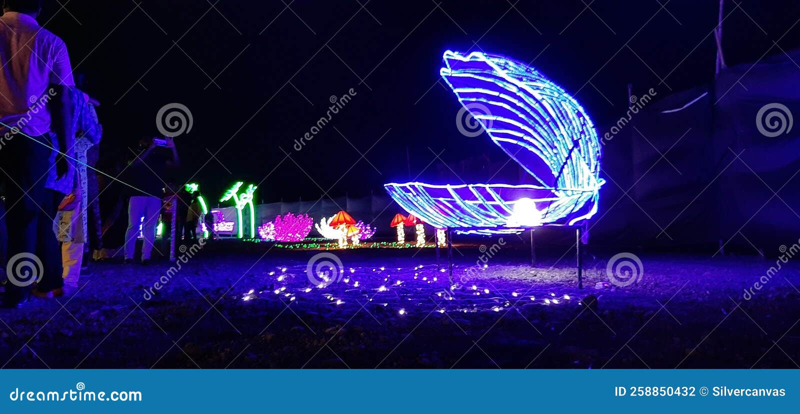 A Light Installation Museum in Open Ground Editorial Photography ...