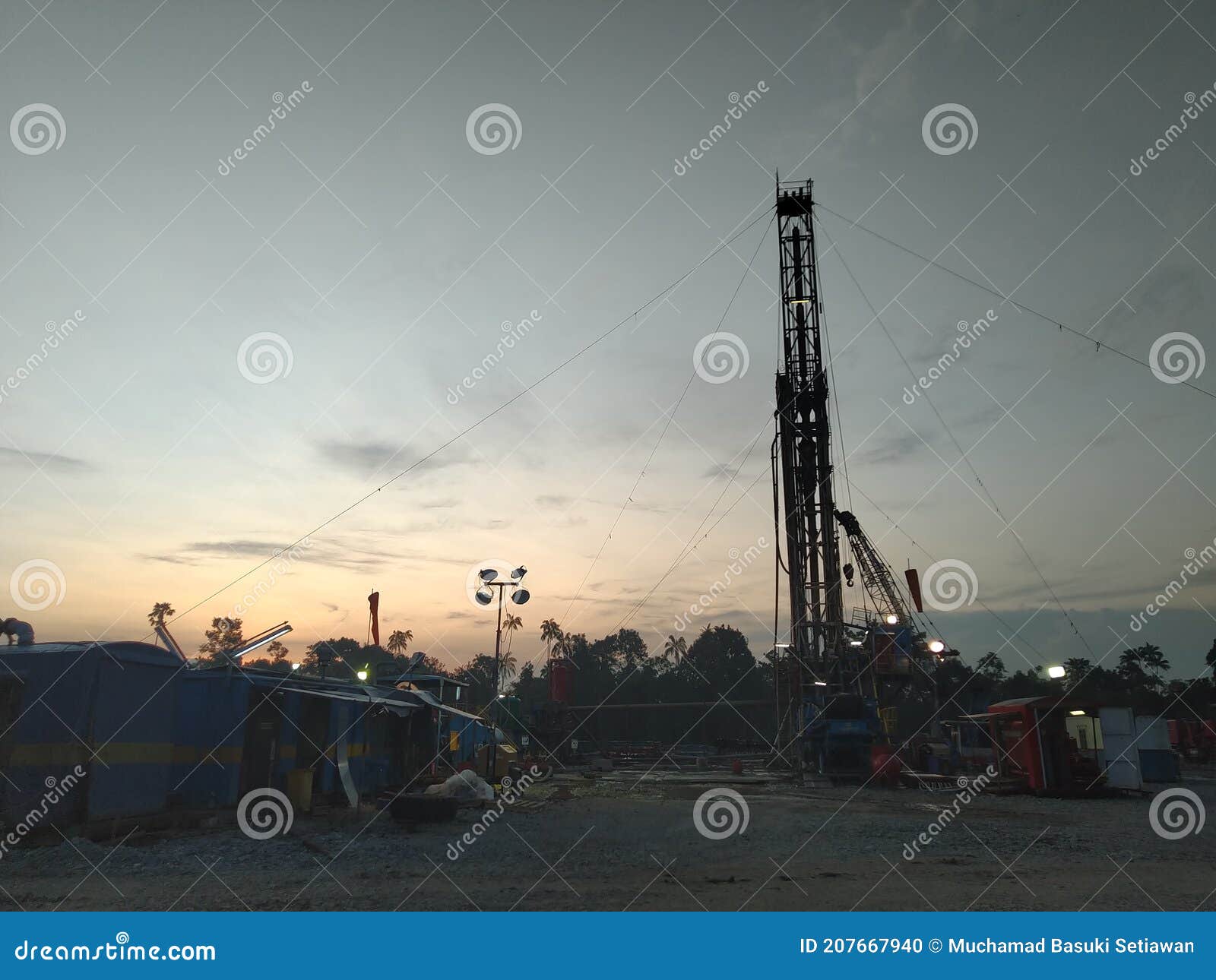 Live at Rig Onshore at Remote Area Stock Photo - Image of city, mast ...