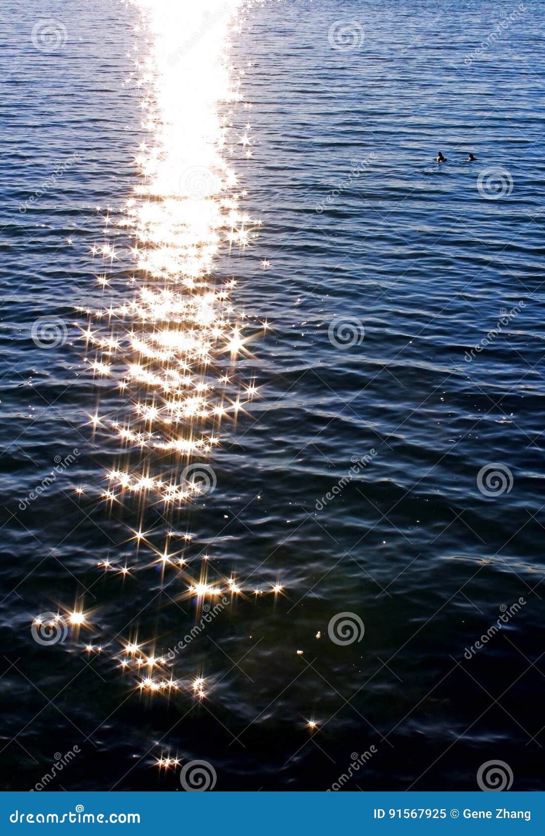 Light Reflection on the Surface of Ocean Stock Image - Image of golden ...