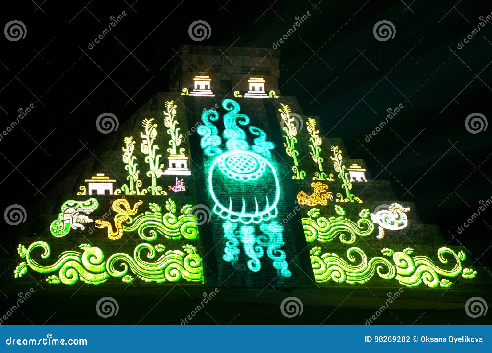 Light Show on Mayan Pyramid in Chichen Itza. Mexico, Editorial ...